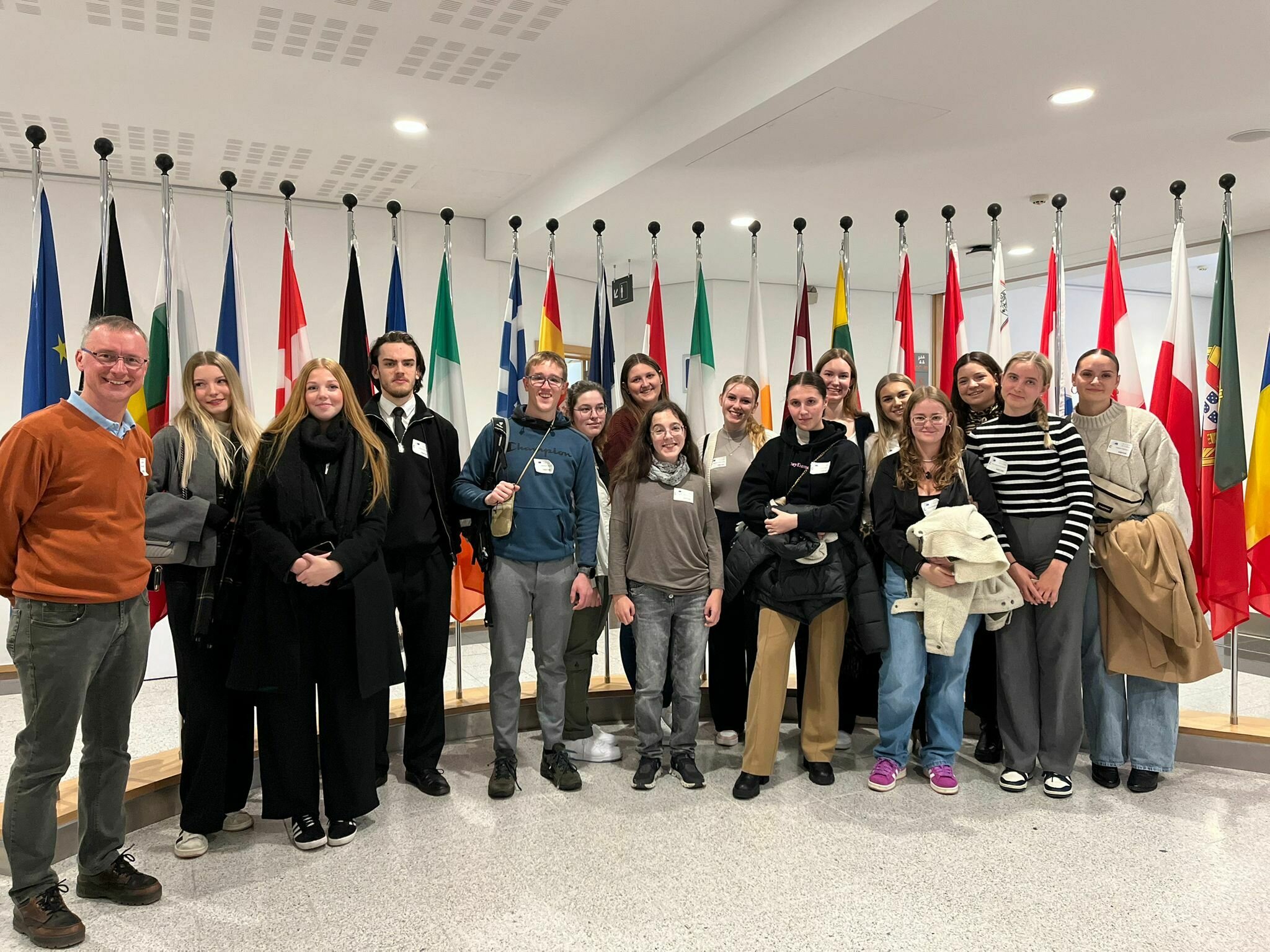 Nachtzug nach Brüssel: Schüler der ECOS Bad Ischl erkunden die EU ...