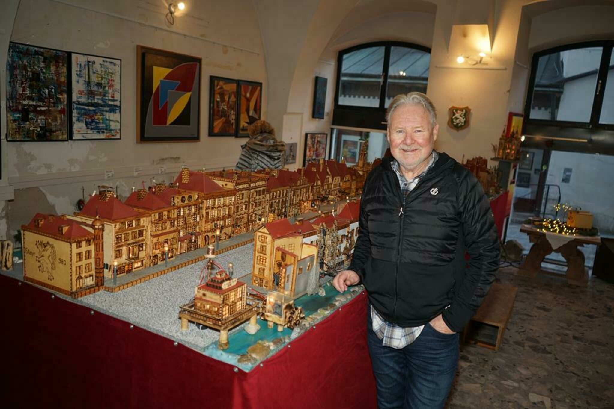 Mehr als 3000 Stunden Arbeit: Der Steyrer Stadtplatz im Miniaturformat ...