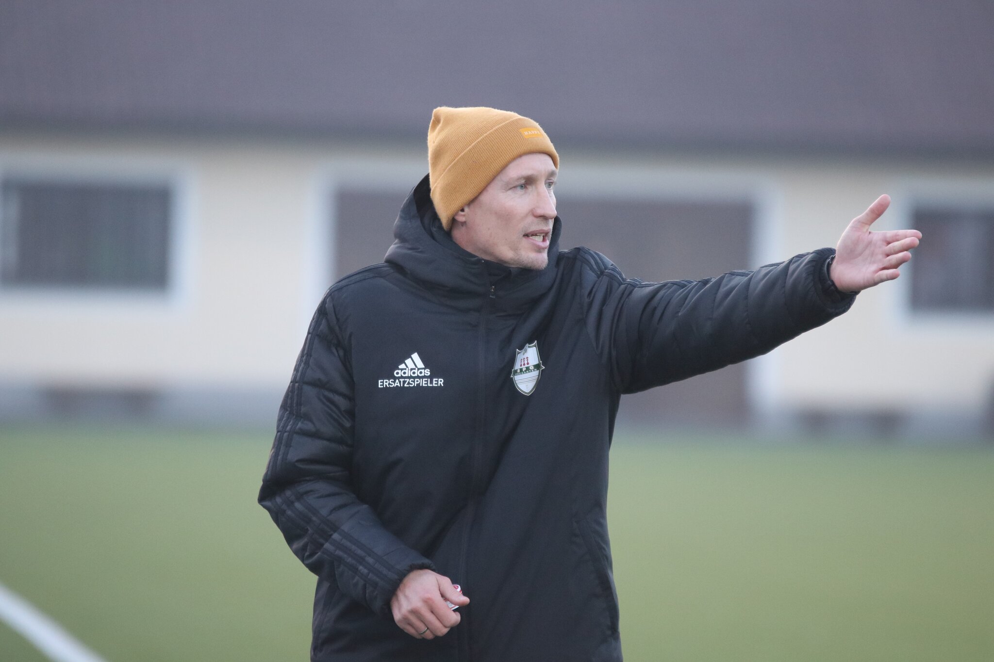 Fußball: SPG Pregarten verlängert Vertrag mit Trainer Robert Lenz ...