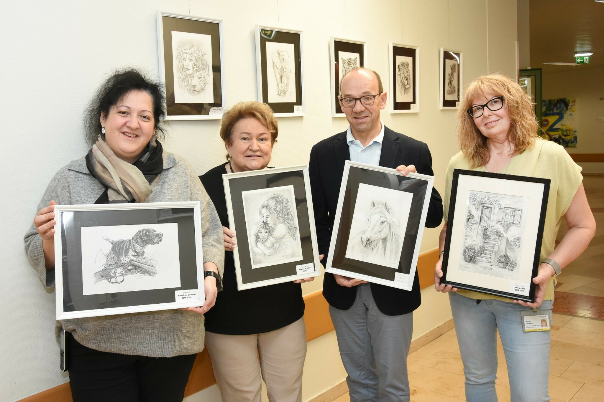 Landesklinikum Horn: Bilderausstellung von Hobbykünstlerin Helga ...