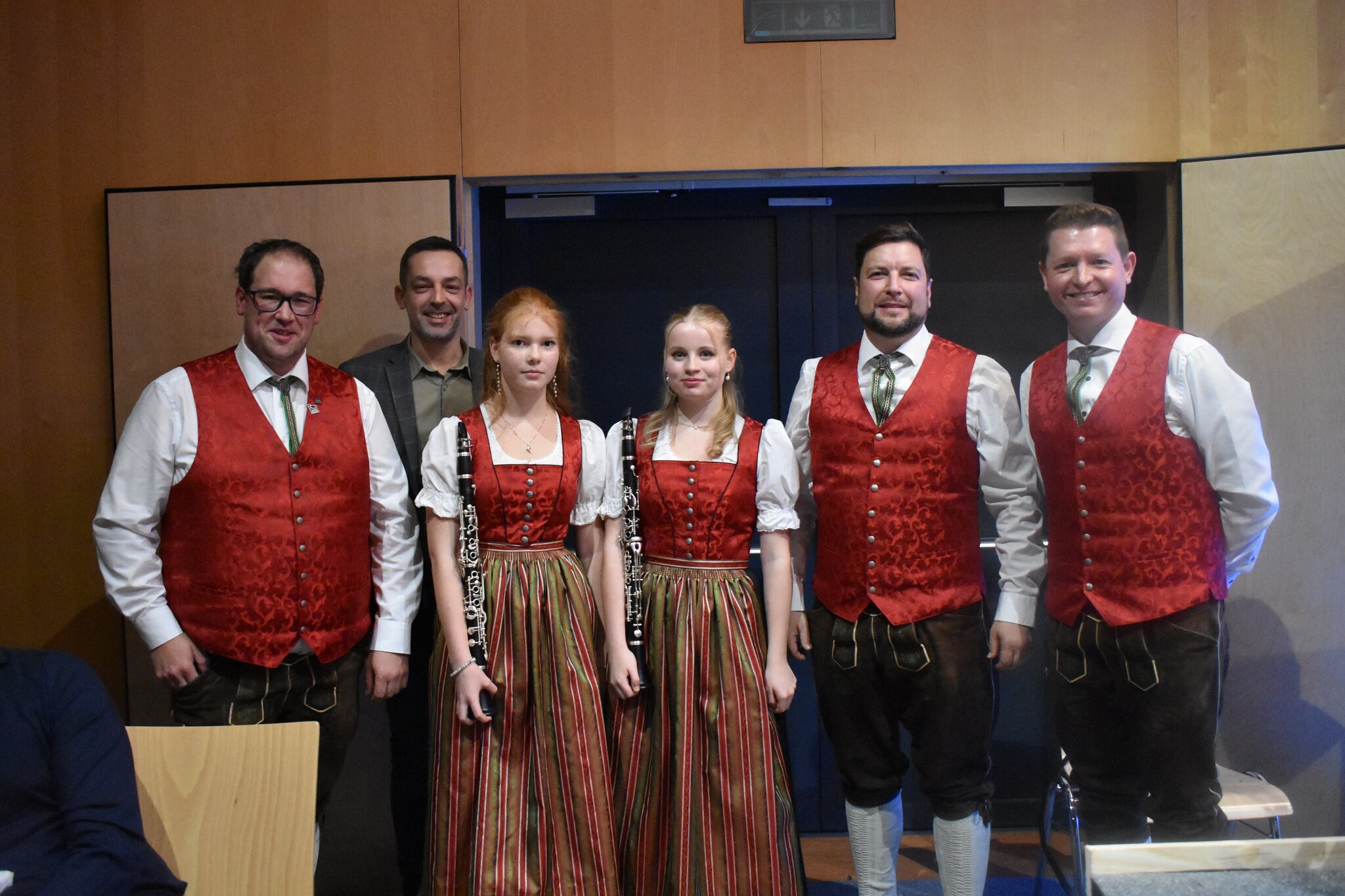 Raiffeisenbank Wartberg/Krems: Zwei Klarinetten gesponsert - Kirchdorf