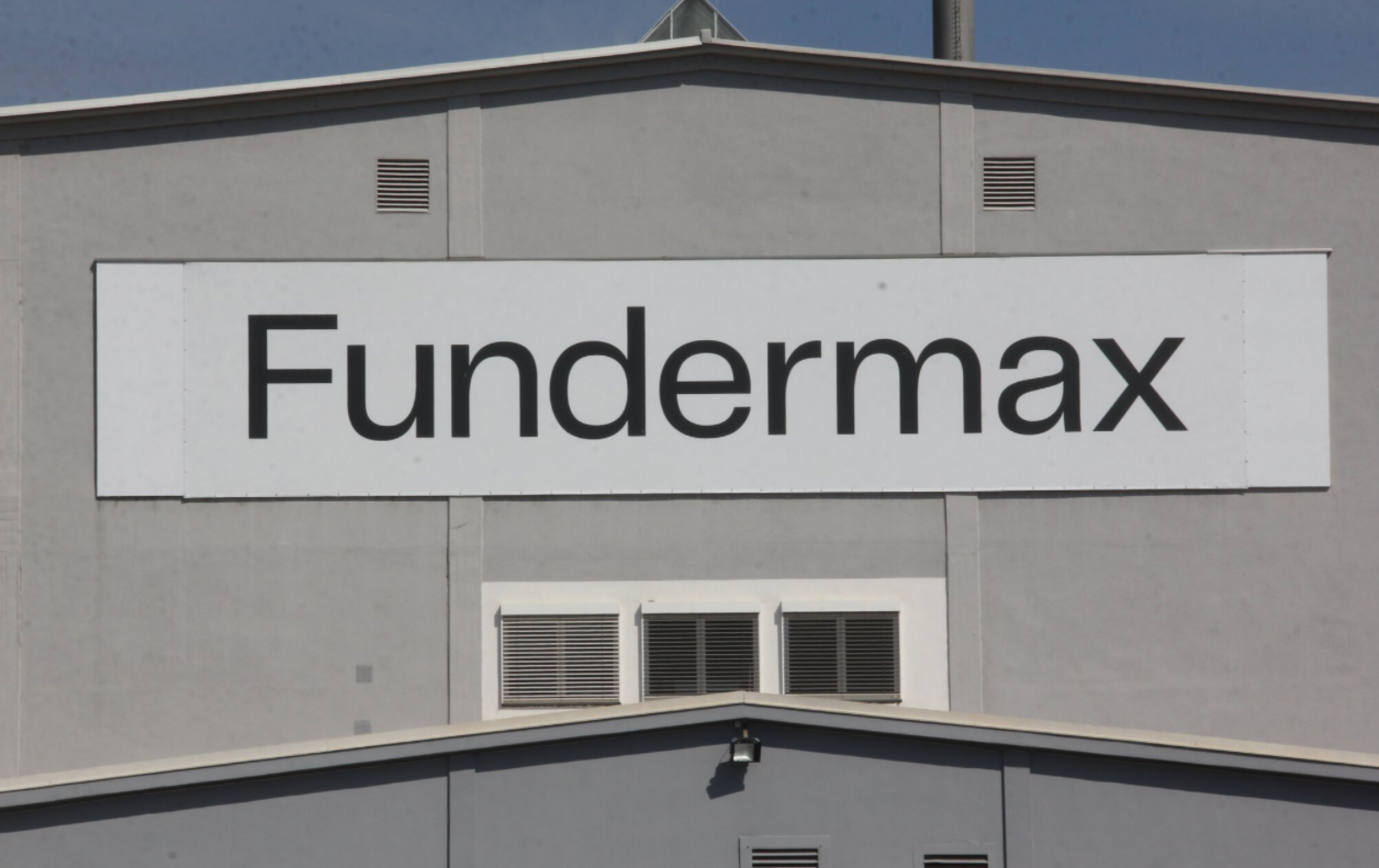 Fernwärmeleitung geht in Betrieb: Fundermax versorgt künftig weitere 10 ...