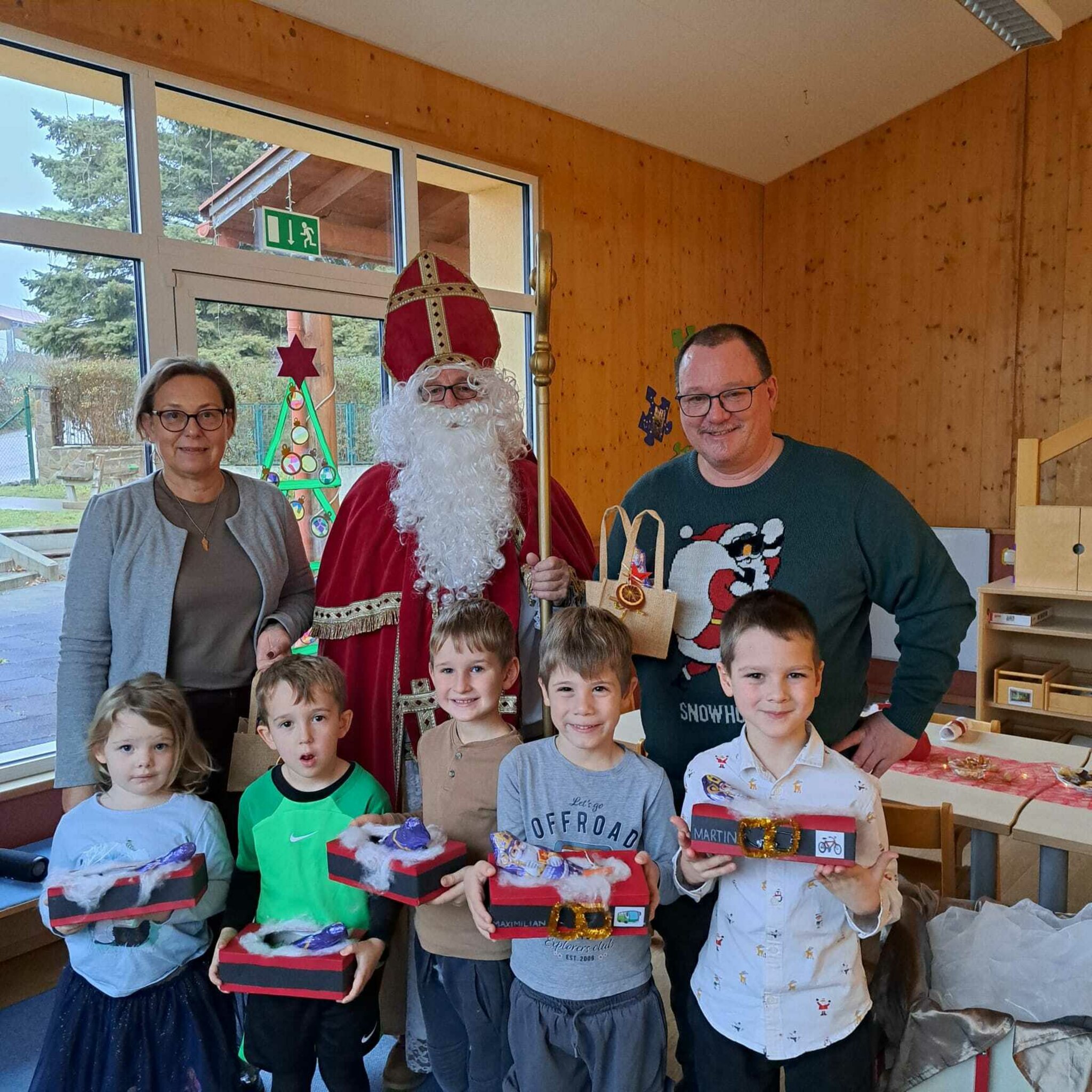 Ein Fest für die Kleinen: Strahlende Kinderaugen - Nikolo-Besuch im ...