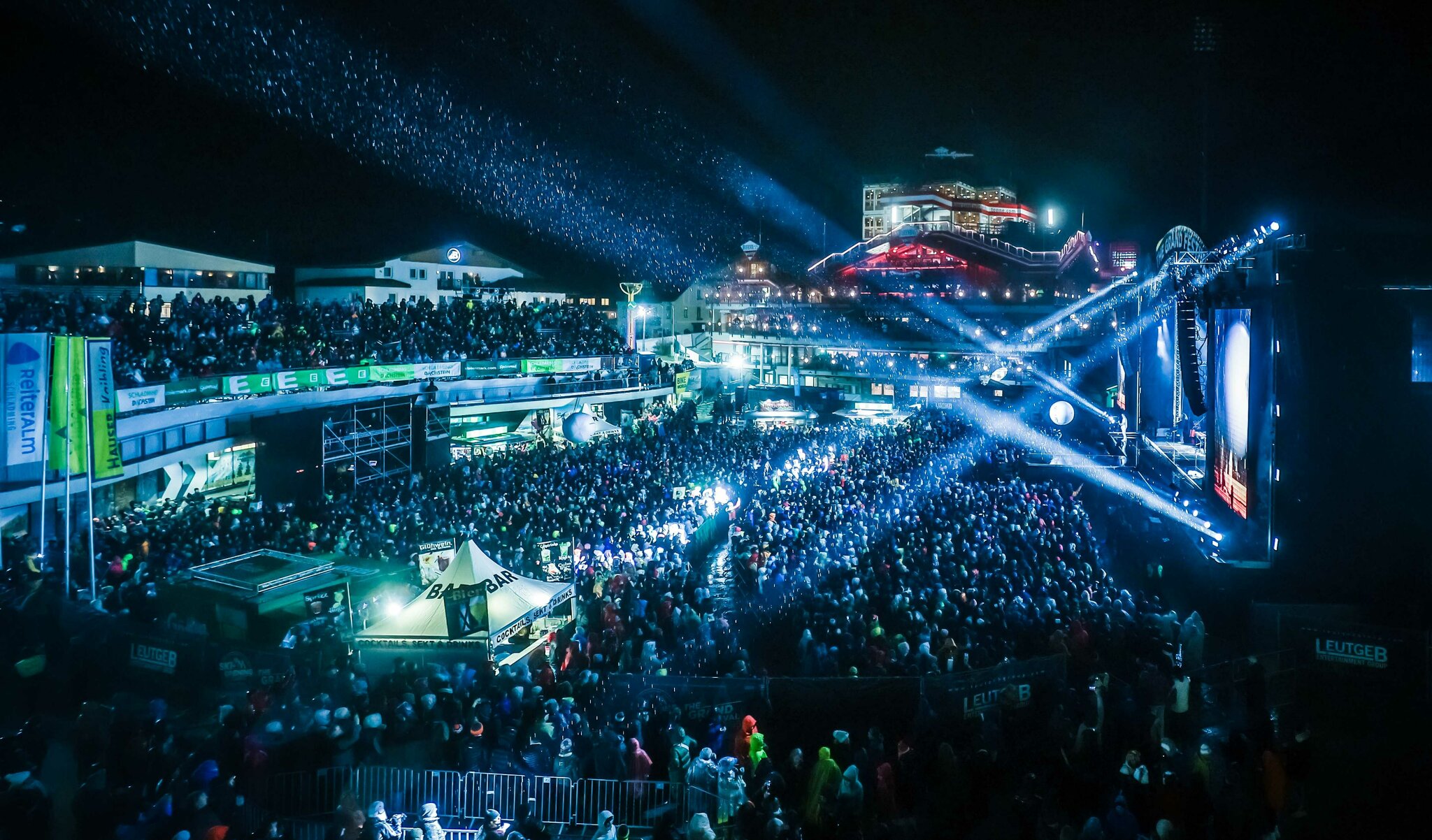 SKI OPENING SCHLADMING-DACHSTEIN: FULMINANTER AUFTAKT MIT BRYAN ADAMS - Schärding