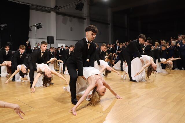 HAK Ried im Innkreis: Ein Maturaball à la James Bond - Ried