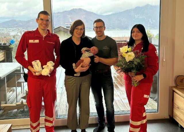 Valentin hatte es eilig: Geburt im Rettungsauto - Salzkammergut