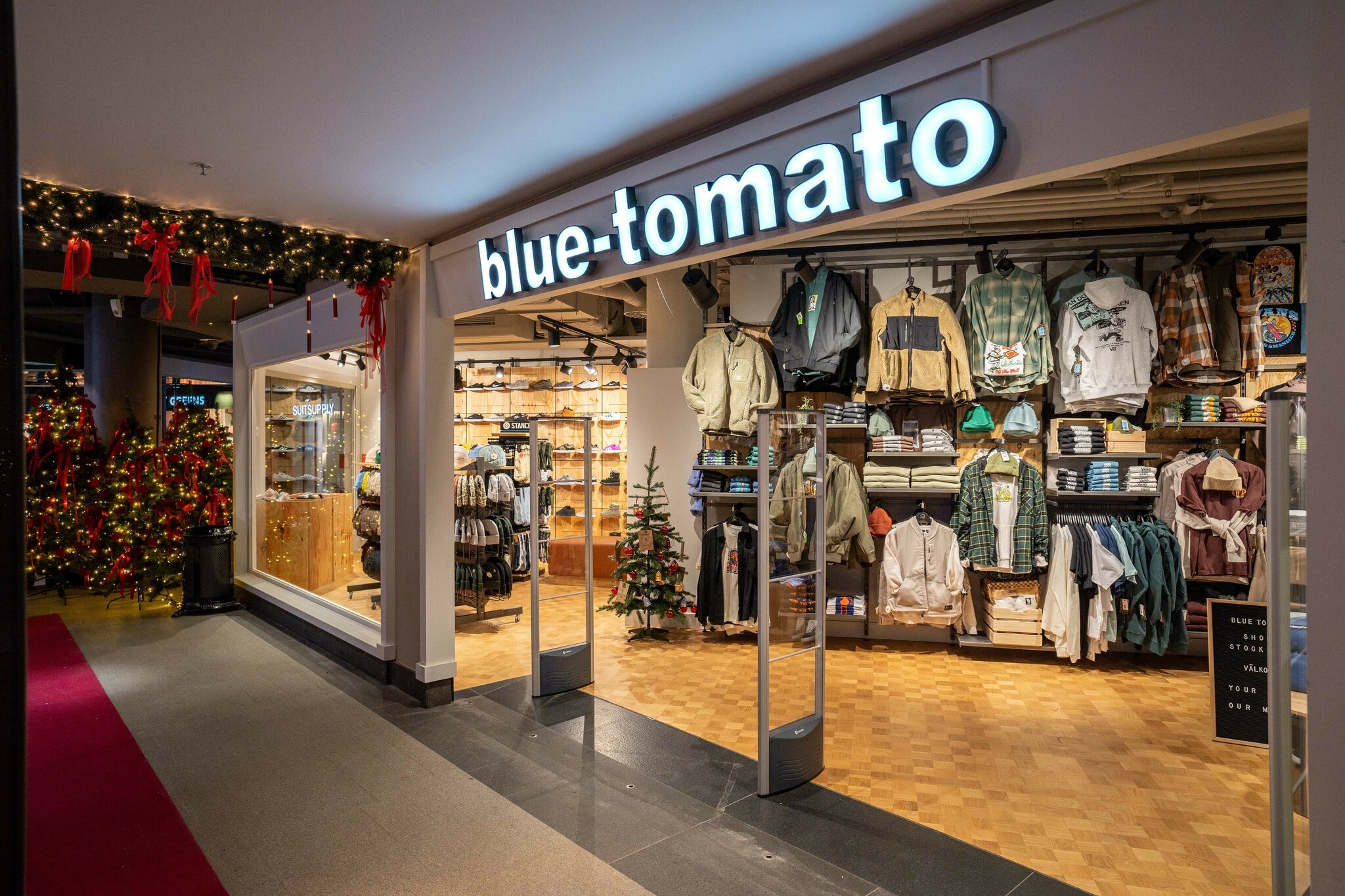 Dritter Standort in Schweden: Blue Tomato eröffnete Shop in Stockholm ...