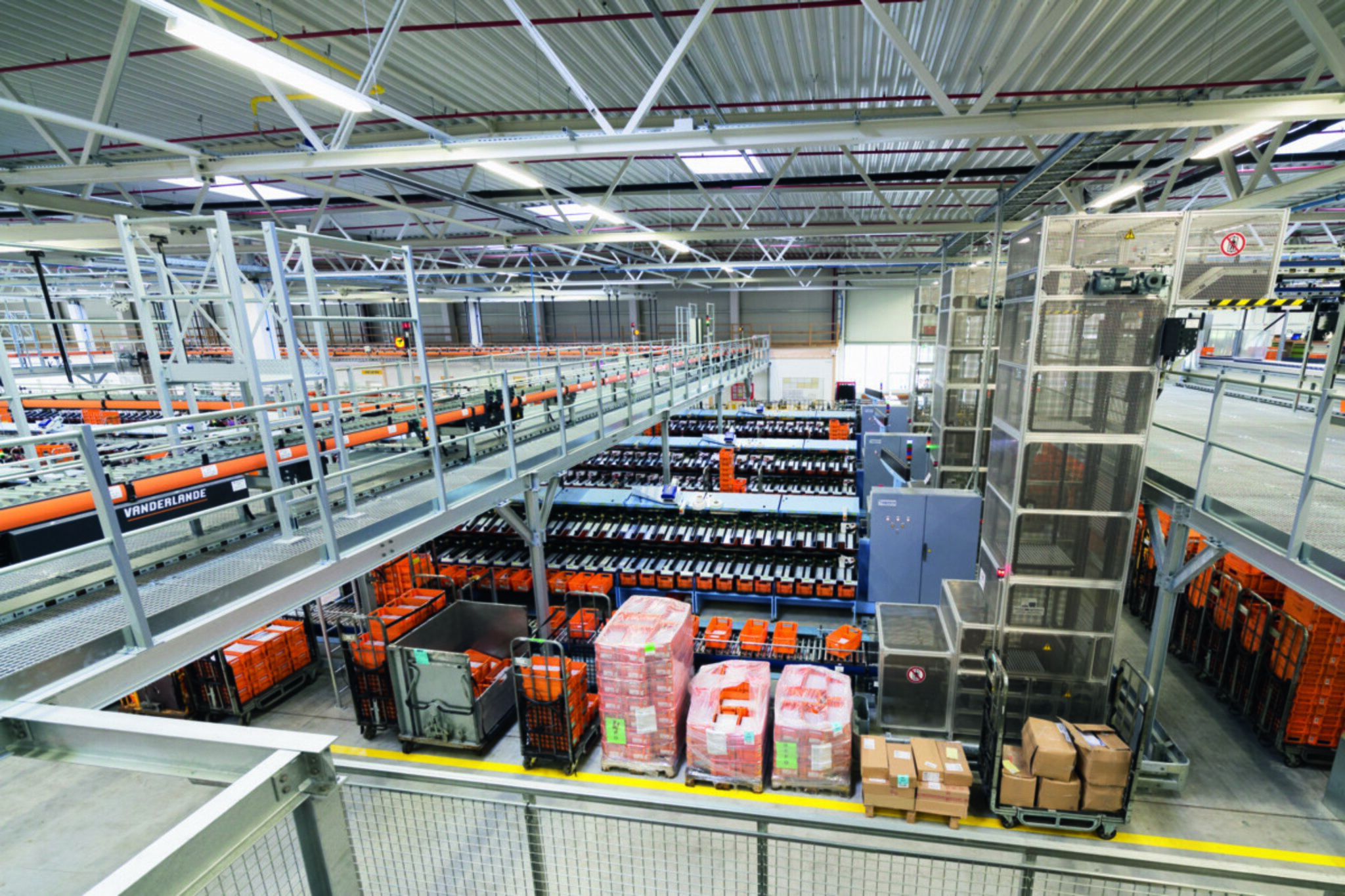 Hochsaison im Postverteilzentrum Allhaming: „Bereiten uns schon seit dem Spätsommer auf ...