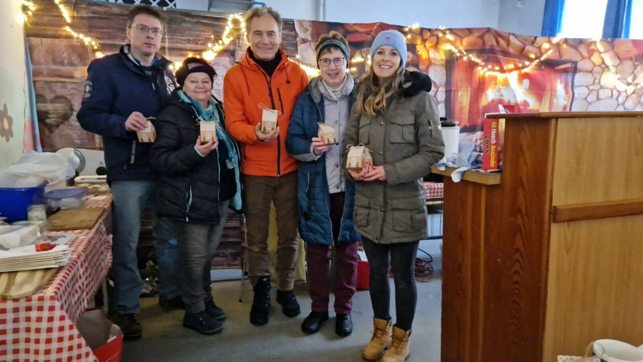 Schwarzenbach an der Pielach: Glühweinstand mit Christbaumverlosung - Pielachtal