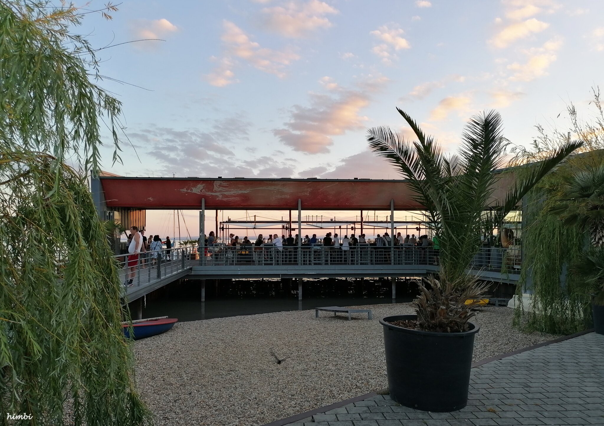 Neuausrichtung geplant: Sanierungsplan rettet "Mole West" in Neusiedl ...