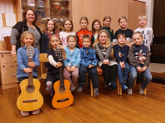 Weihnachtsweisen: Hörenswert: Musikschüler zeigen in Thaya auf ...