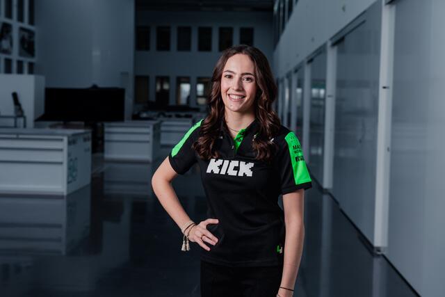 Welserin mit 17 in der Formel 1-Academy: Emma Felbermayr startet für ...