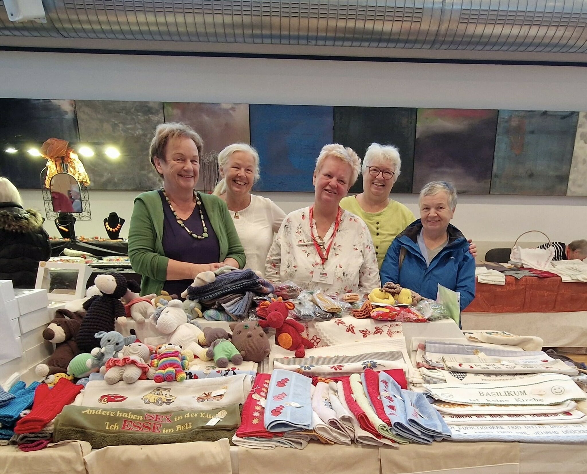 Spenden: Handarbeiten für den guten Zweck - Steyr & Steyr Land