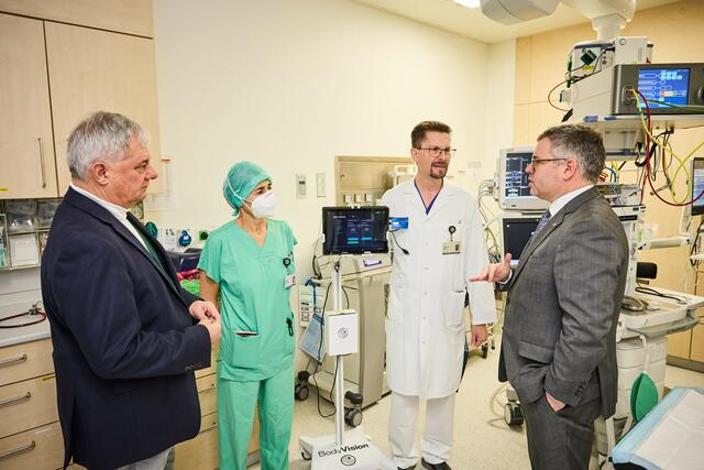 Lungenkrebsdiagnostik: Neues Gerät am Universitätsklinikum Krems - Krems