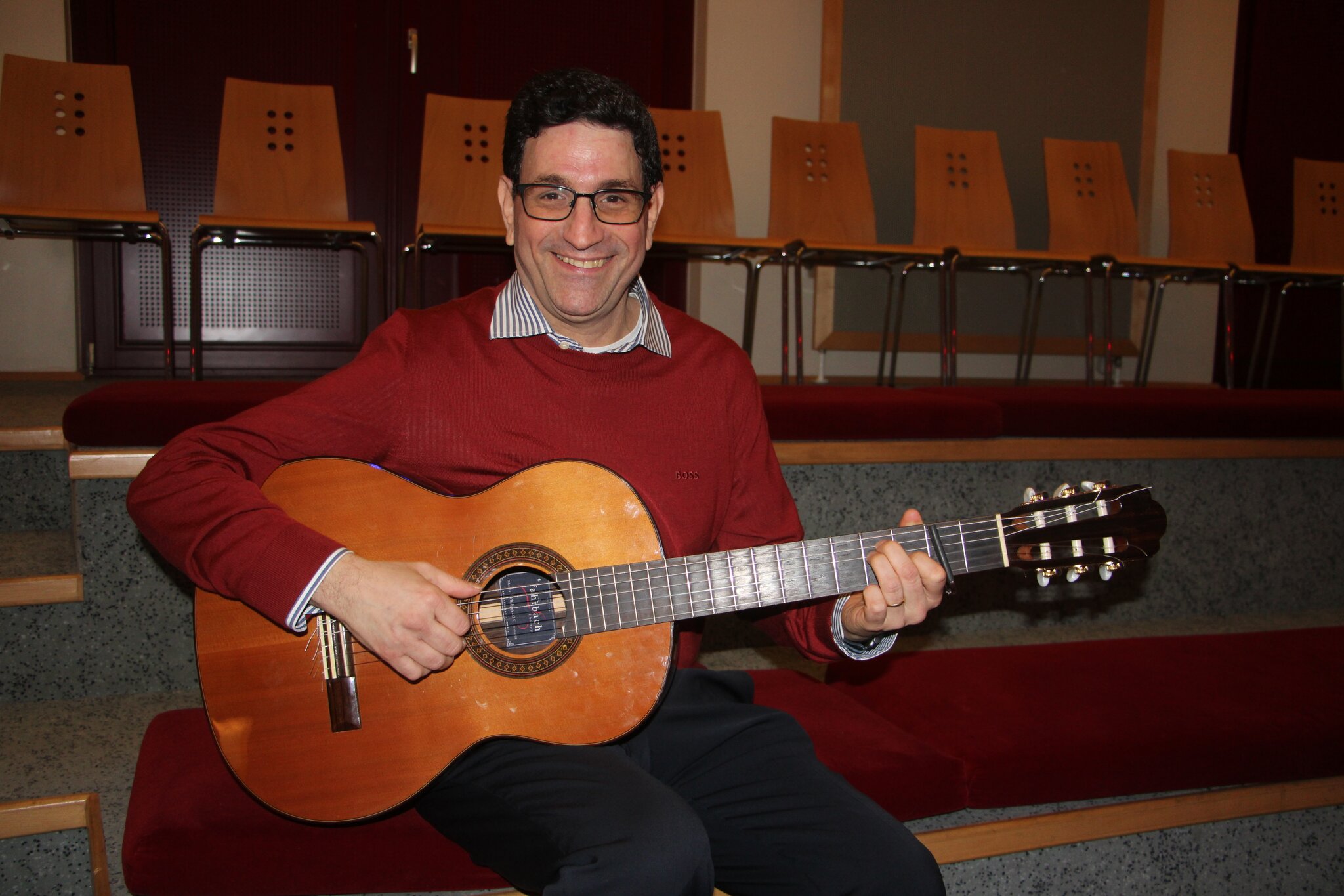 Gitarrenkonzert: Hanan Harchol begeisterte die Gäste im Europasaal - Weiz