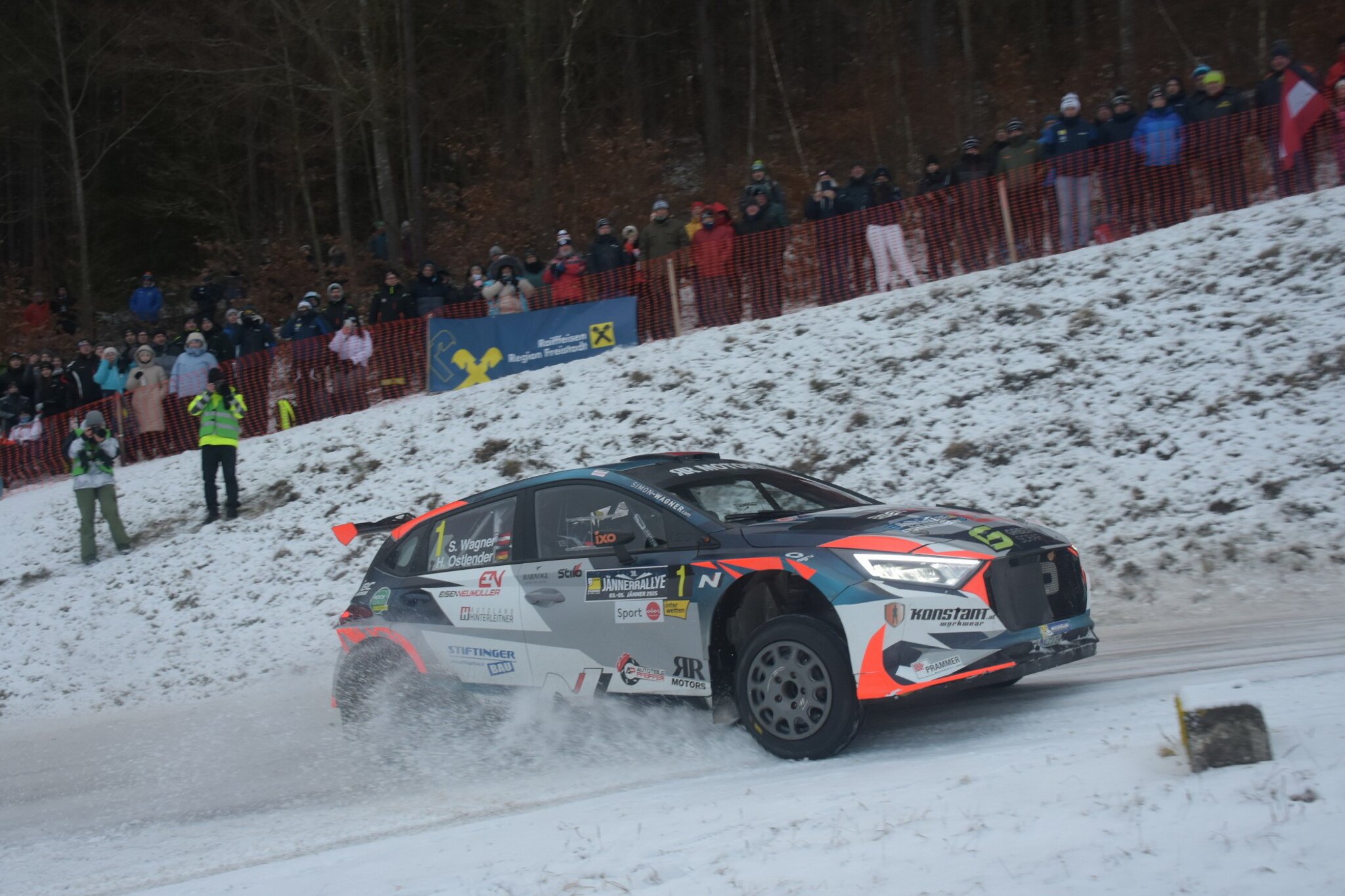 Jännerrallye 2025: Simon Wagner liegt nach sieben Sonderprüfungen an ...