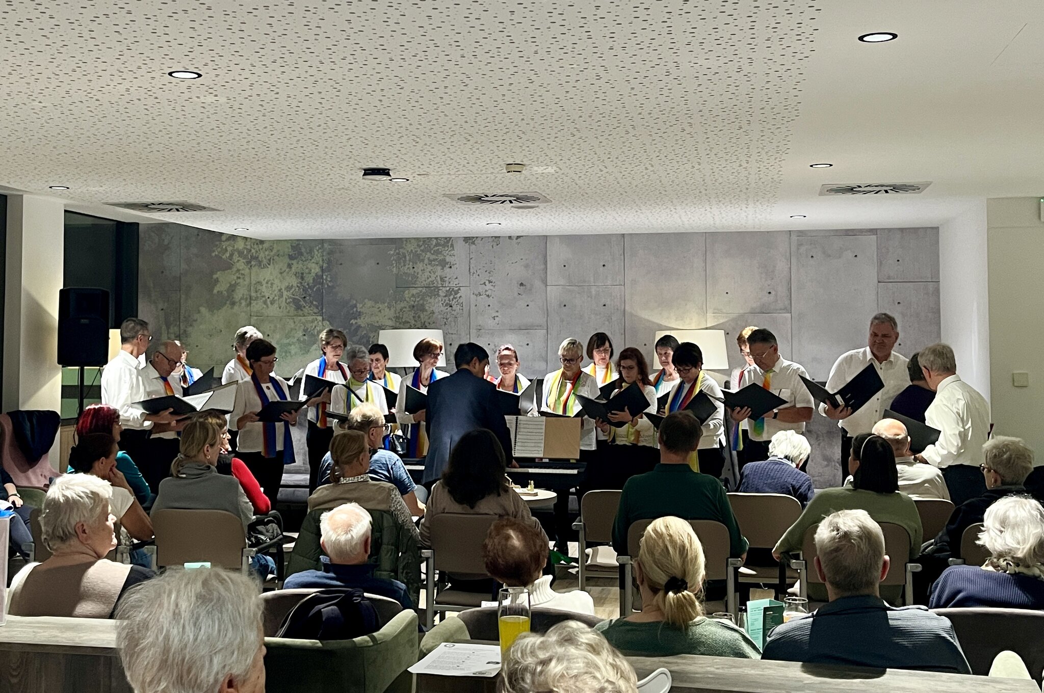 Adventfeier in der Klinik Maria Theresia: Das Licht kommt in die Welt ...