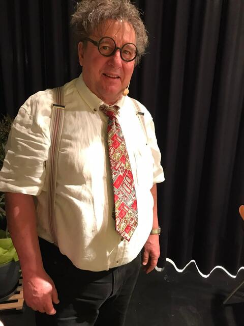 Hönigsberger auf der Bühne: Das Casino Stadel ist wieder ausverkauft ...