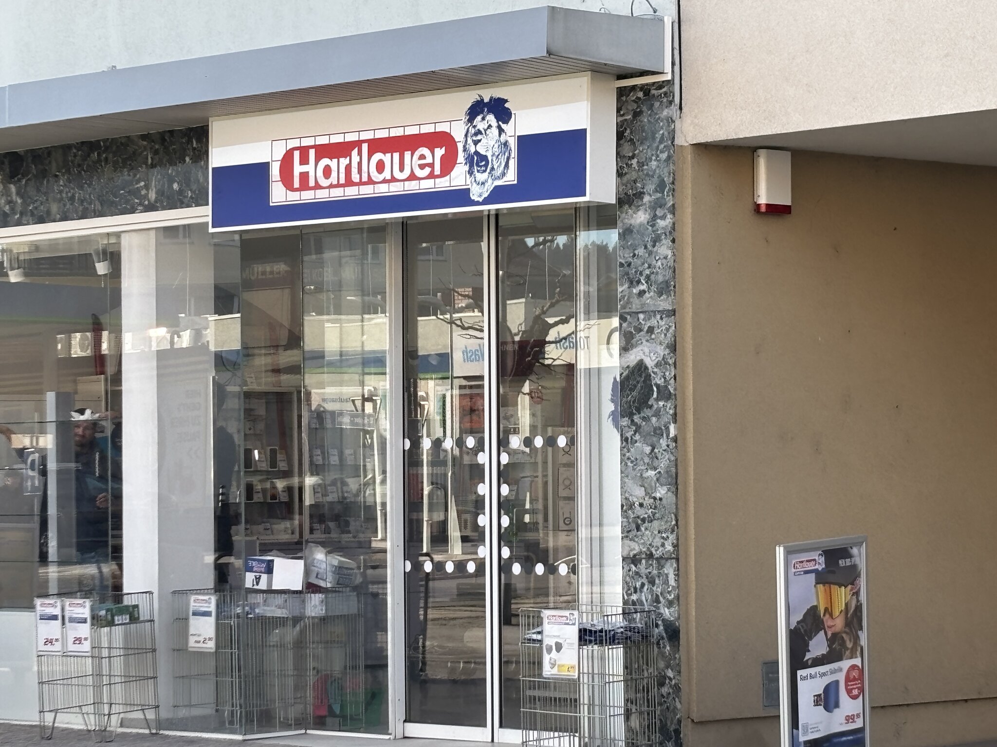 Geschäftsumbau: Hartlauer Feldkirchen ist während Umbauphase ...