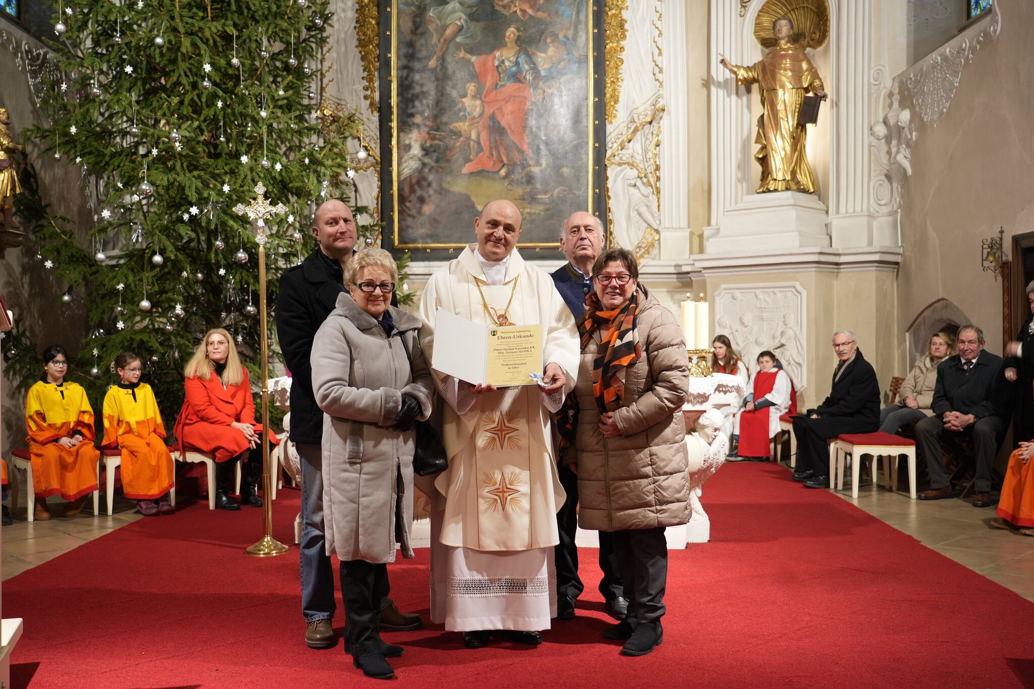 60. Geburtstag: Pfarrer Gregor Slonka erhält Verdienstzeichen - Tulln