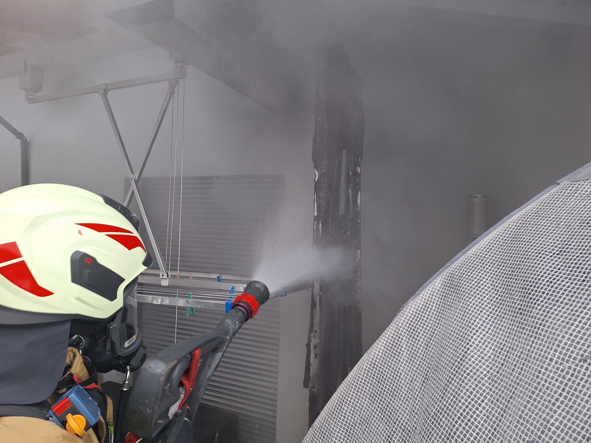 Fassadenbrand in Pfarrwerfen: Feuerlöscher-Einsatz verhinderte ...