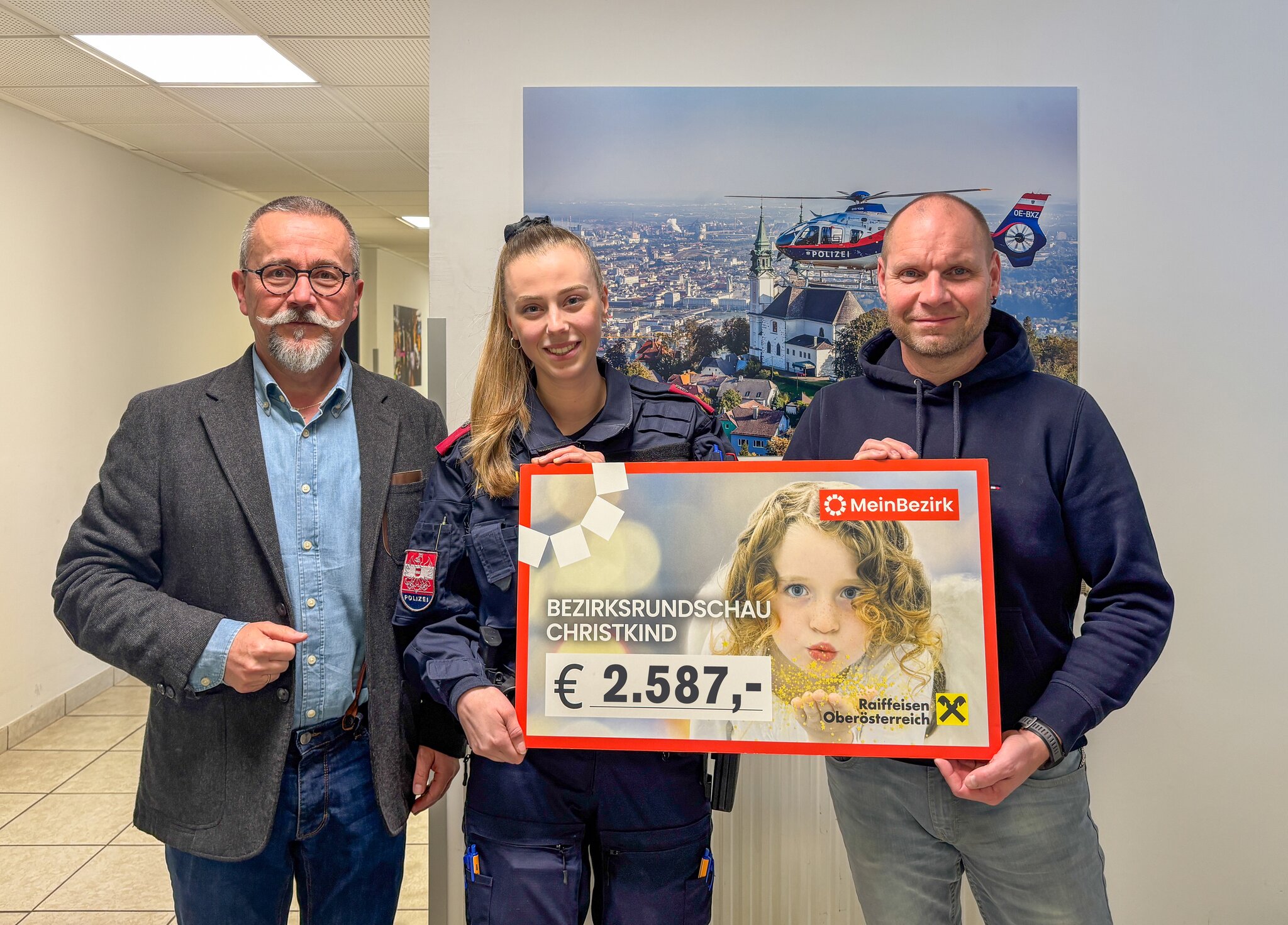 BezirksRundSchau Christkind: Rieder Polizei unterstützt Lisa Stangl aus ...