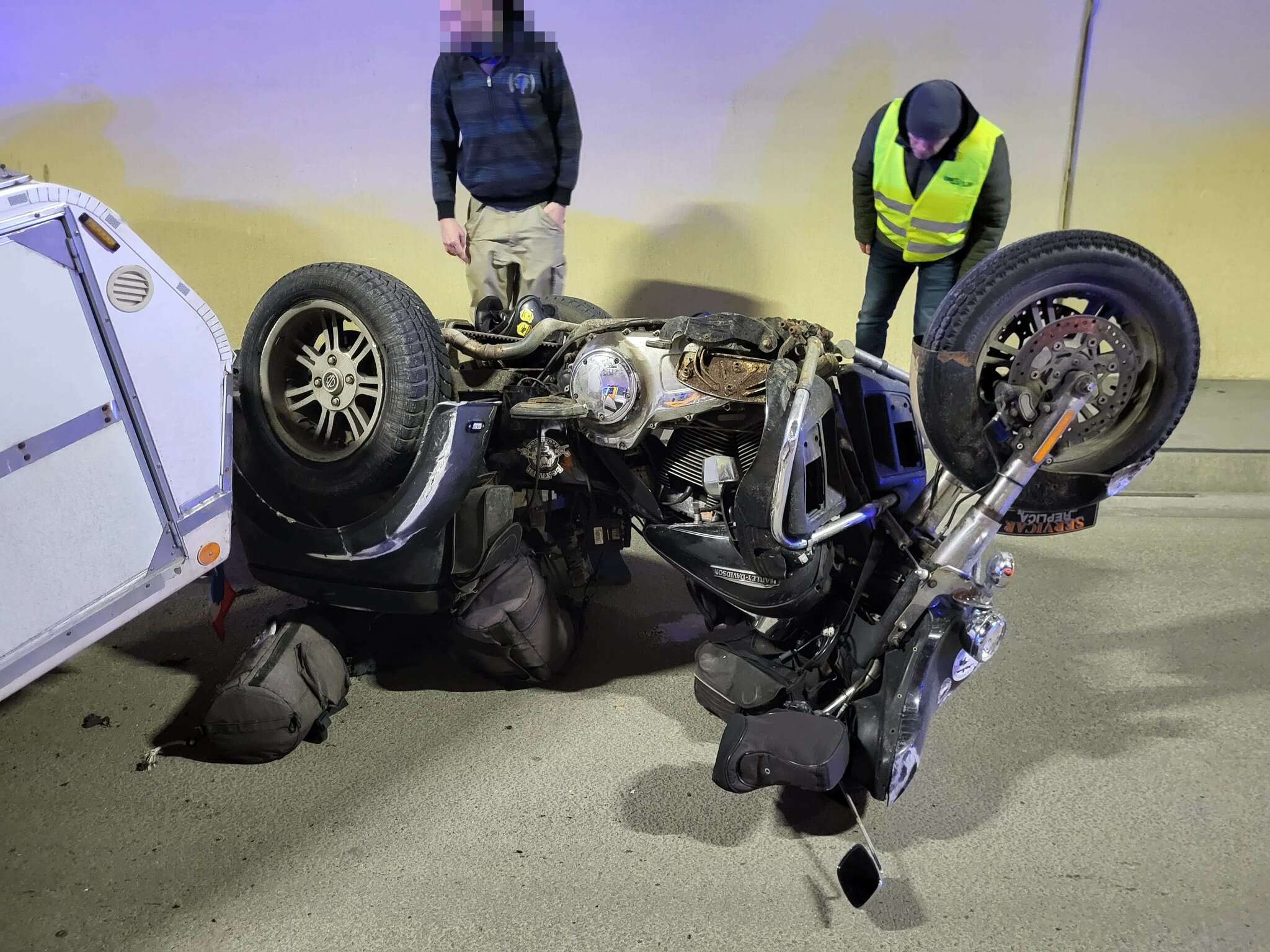 Polizeimeldung: Unfall im Arlbergtunnel - Motorradfahrer schwer verletzt - Landeck