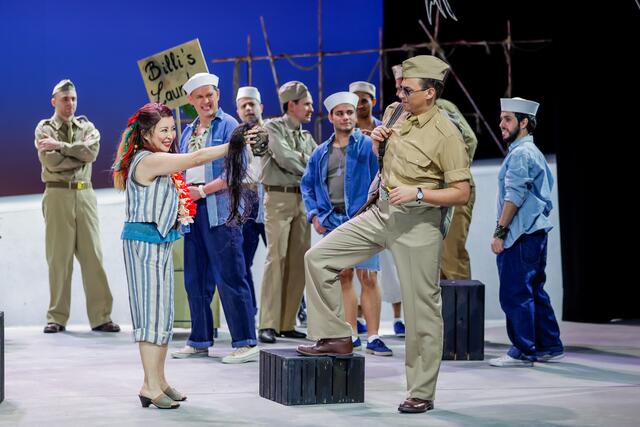 Bühne Baden: Im Musical South Pacific überwindet Liebe Rassismus - Baden