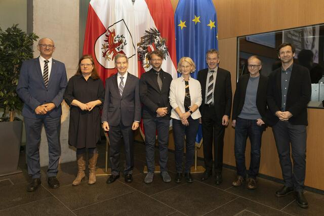 Sonderausstellung im Landhaus: Leokadia und Tirols „Gerechte unter den ...