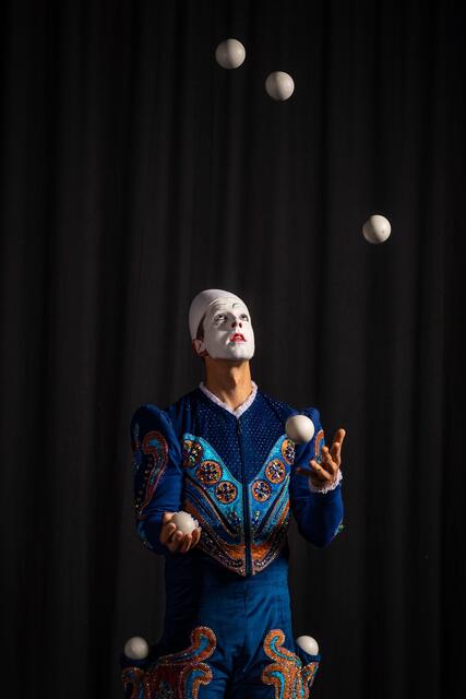 Seniorenzentrum Deutschlandsberg: "Pierre Roman und der Wal am Strand ...