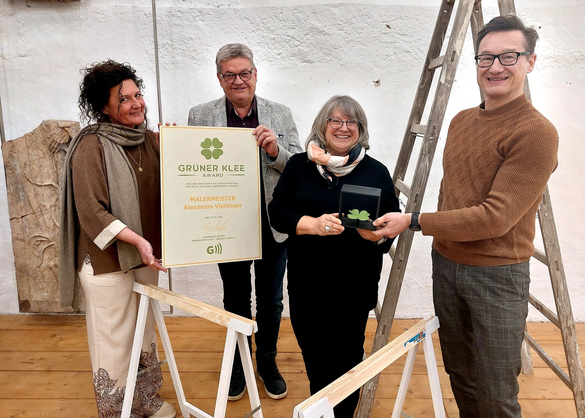 Beitrag für Wirtschaft und Gesellschaft: Alexandra Vierlinger mit dem ...