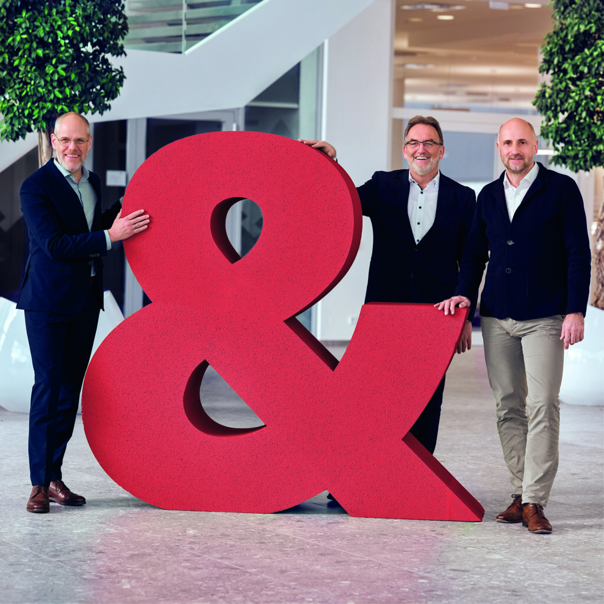 Das "Und" im Mittelpunkt: TGW Logistics mit neuem Markenauftritt - Wels ...