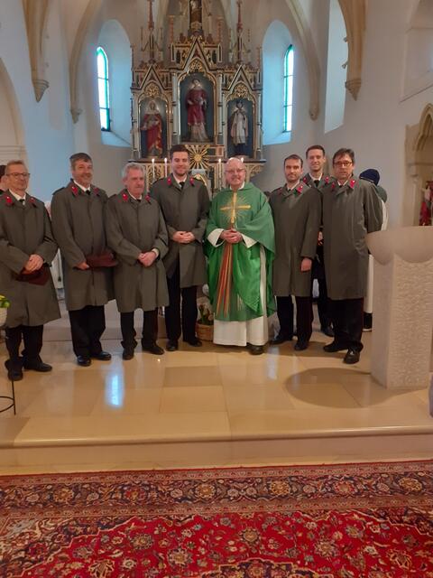 Pfarrer aus Nappersdorf: Pater Augustinus feiert 70. Geburtstag ...