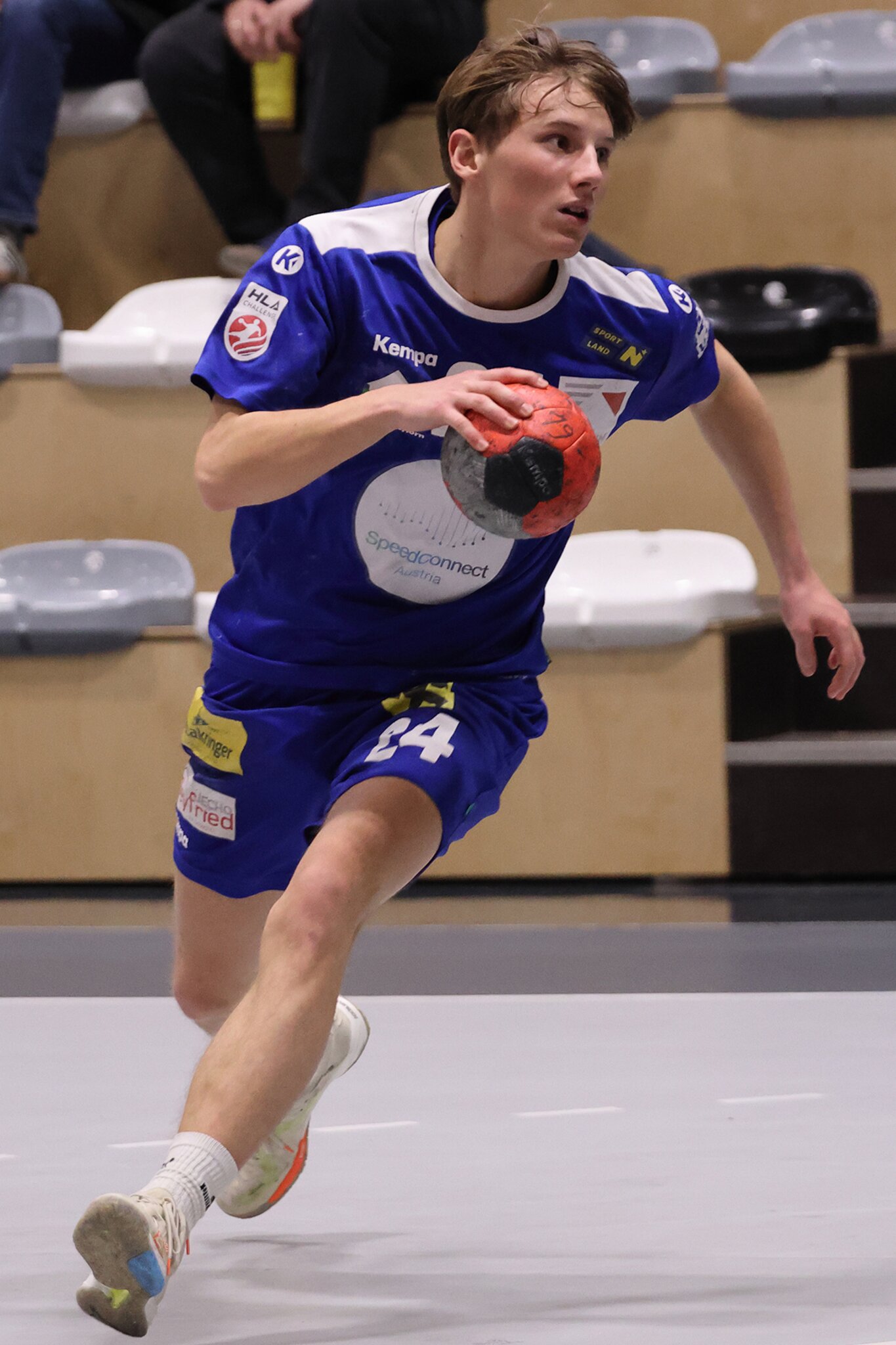 13 Sieg im 13. Spiel: 30:29 Sieg: UHC Hollabrunn weiterhin ungeschlagen ...