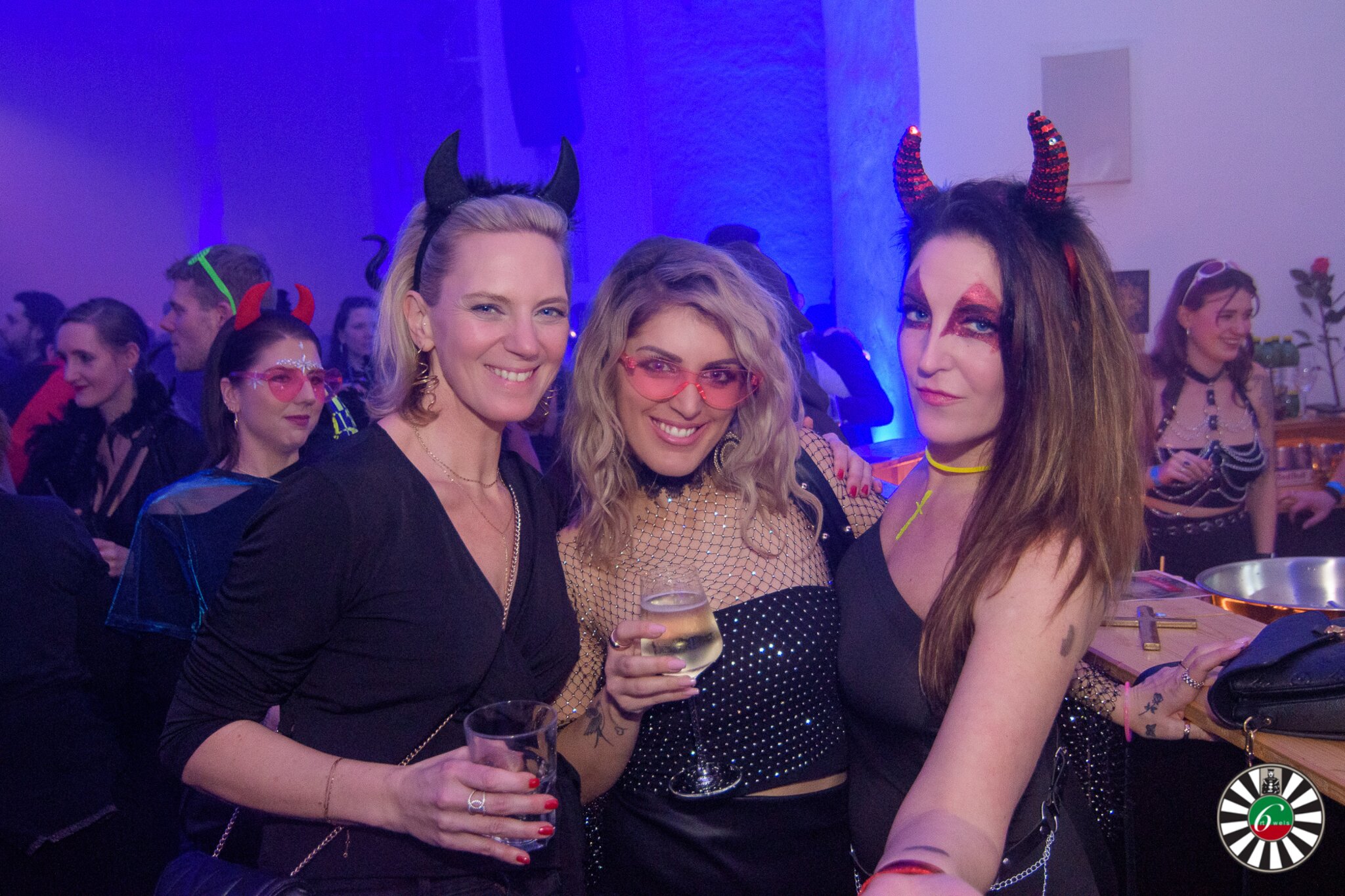 Round Table Wels lud wieder zum Gschnas: Das war die Electric Church in ...