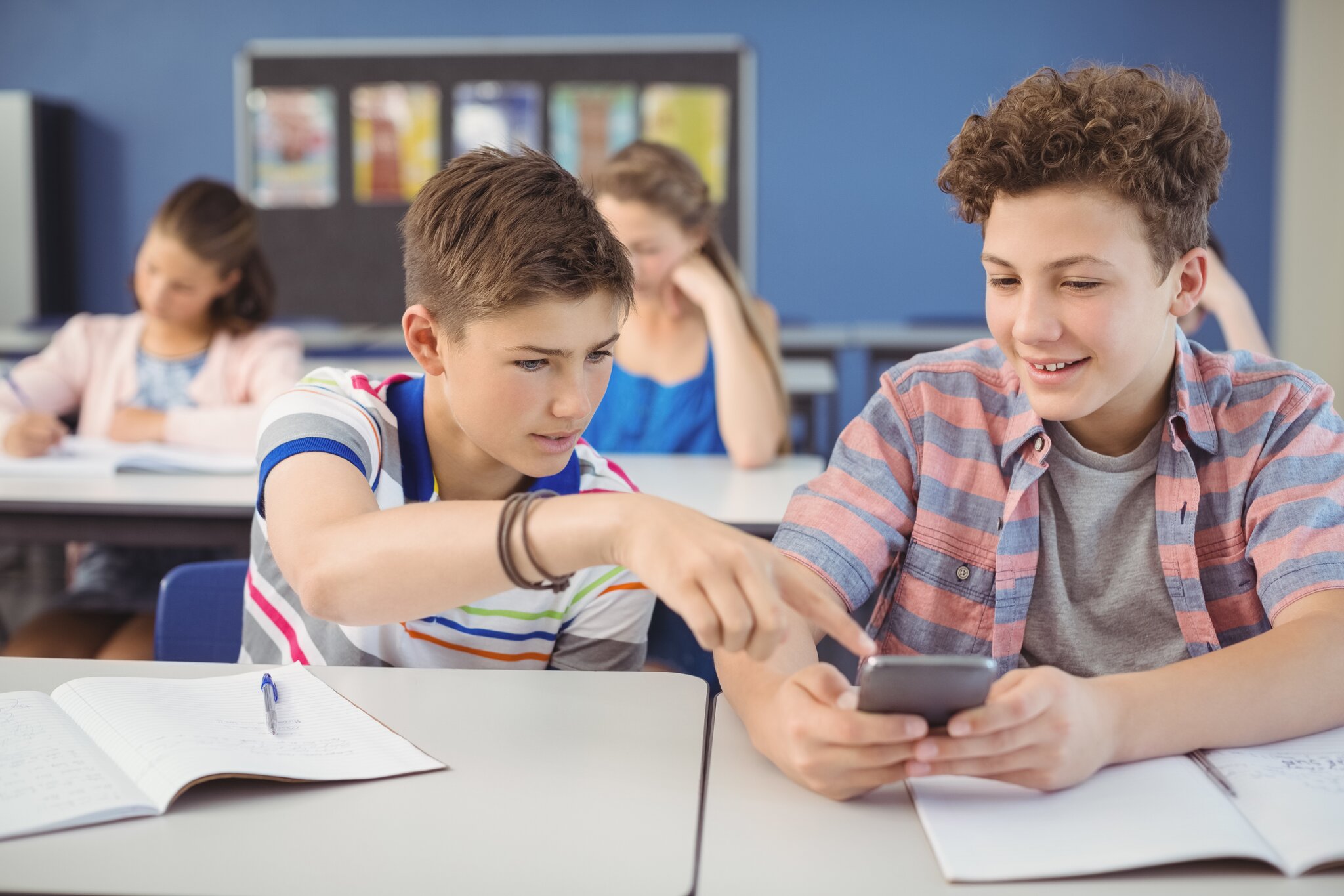 Neuer Erlass zur Schulordnung: Handyverbot in steirischen Schulen kommt ...