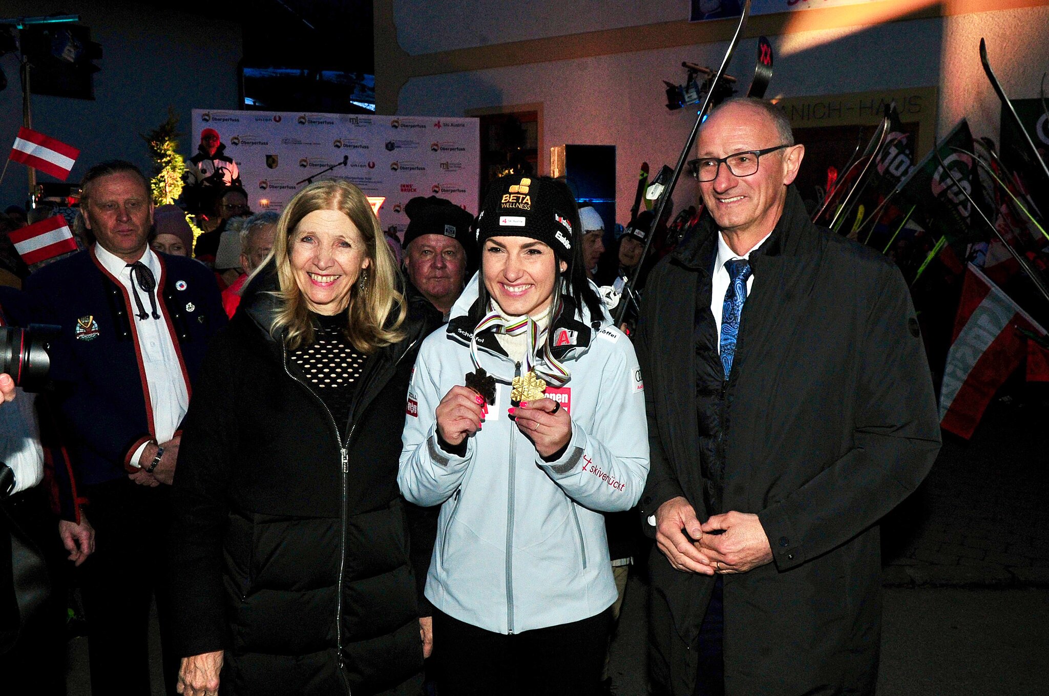 Großer Empfang: Oberperfuss feierte sein "Gold-Mädl" Stephanie Venier ...