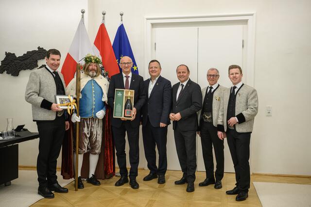 Volkskultur: Tiroler Landespolitik zum Gauder Fest eingeladen - Schwaz