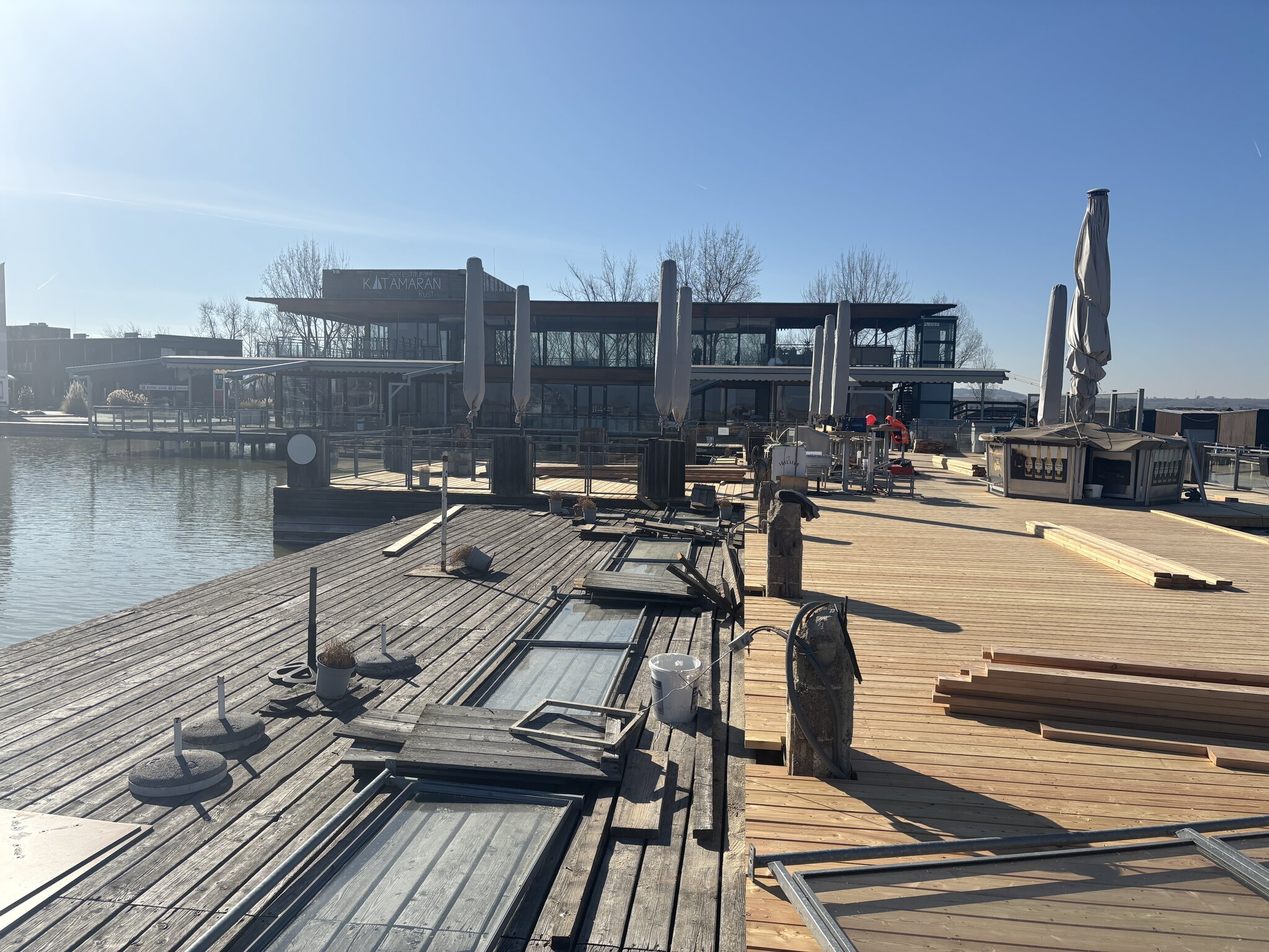 Offizieller Start beim See-Opening: "Niki am Hafen" eröffnet in Rust ...