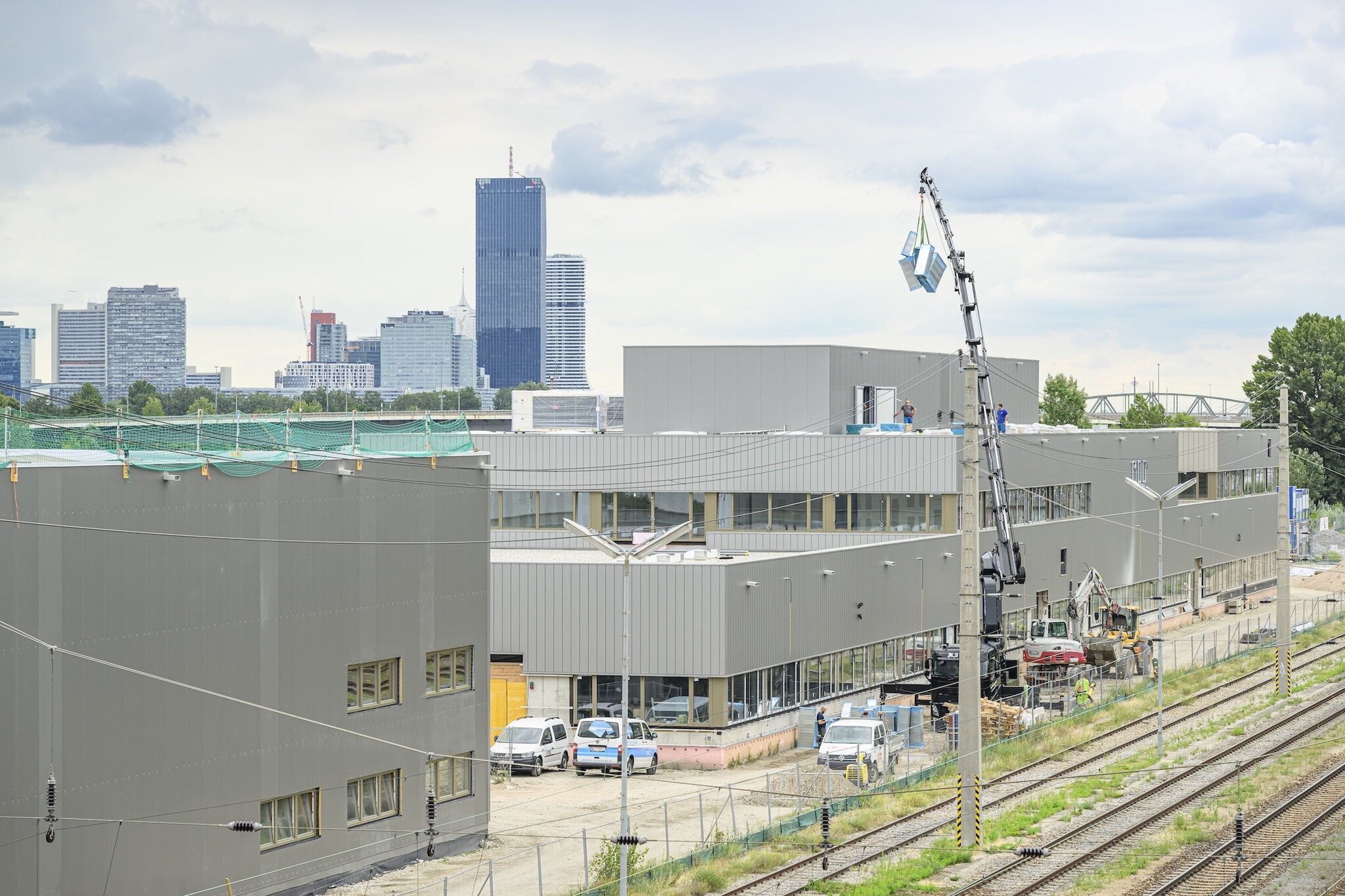 Werkstätten & Logistik: Neues ÖBB Warenversorgungzentrum in der ...