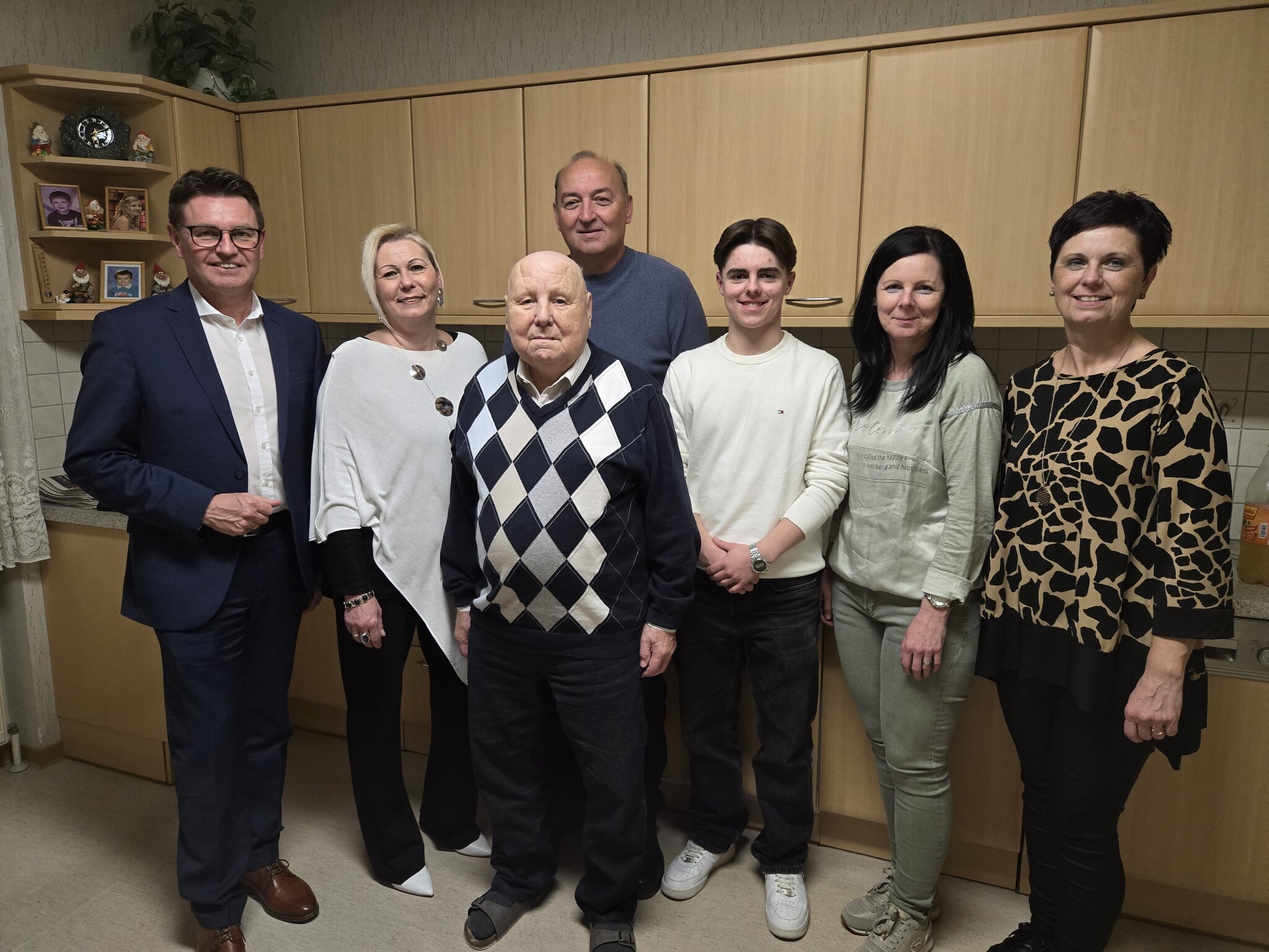 Gratulation der Gemeinde Neutal: 85. Geburtstag von Josef Rainer ...