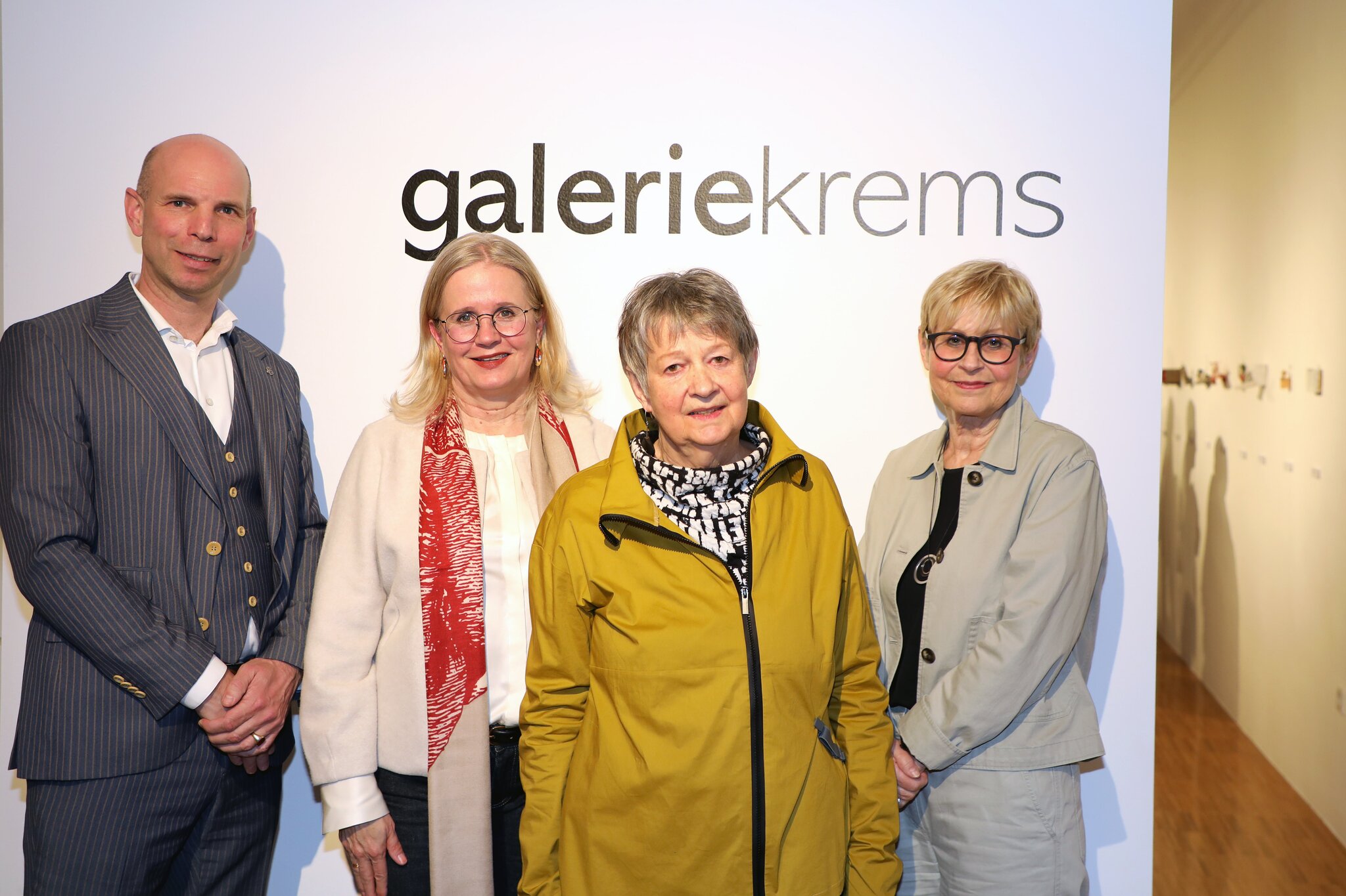 Poetische Kunst: Elisabeth Homar-Zogmayer stellt in der galeriekrems ...