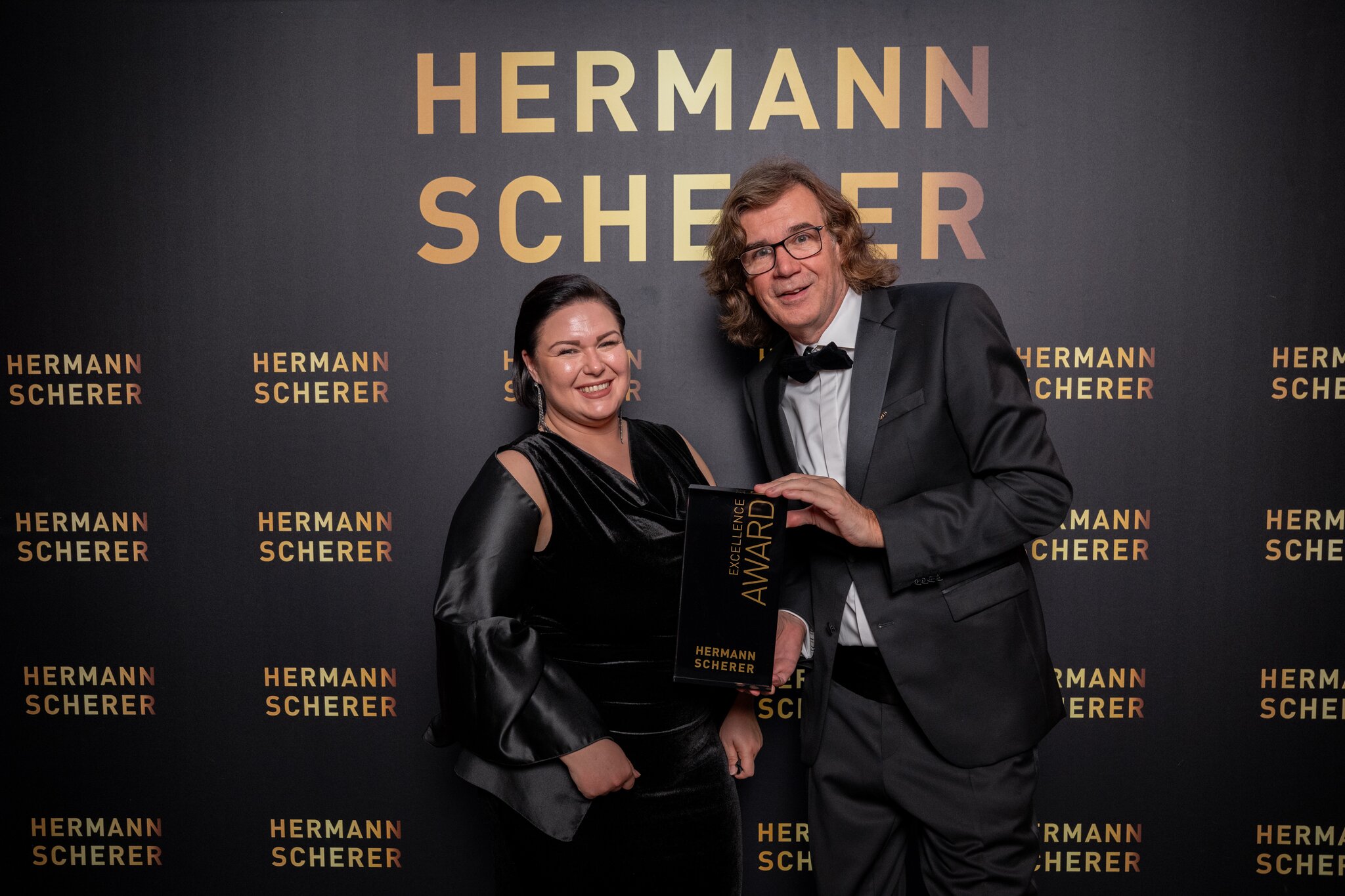 Award für Julia Hahn: Welserin rockt internationale Speaker-Slam-Bühne ...