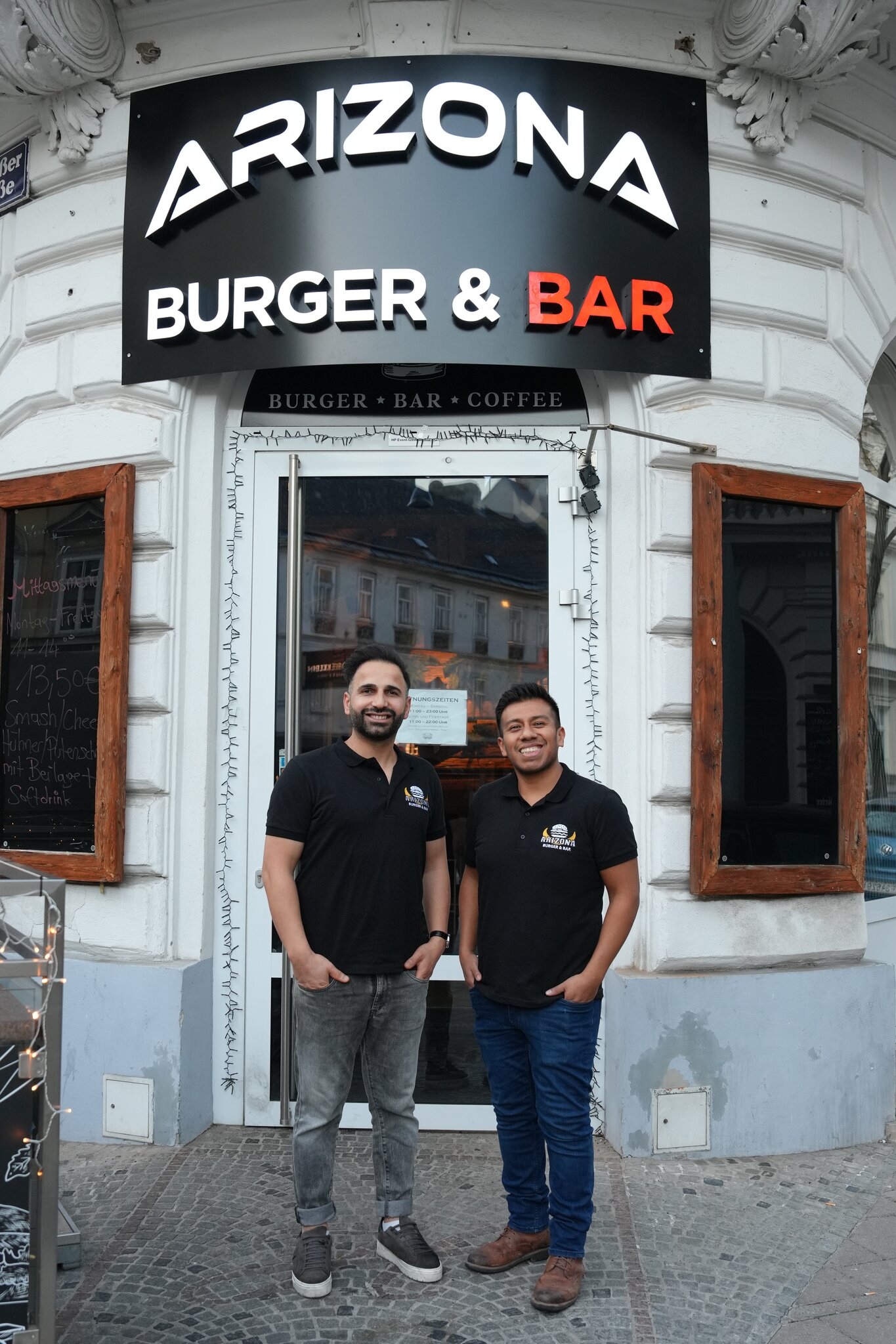 Landstraßer Hauptstraße: Speisen mit Show-Effekt bei "Arizona Burger ...