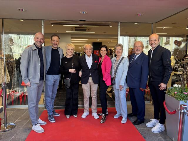 Stift Mode übernommen: Mode von Feucht hat den Standort neu eröffnet ...