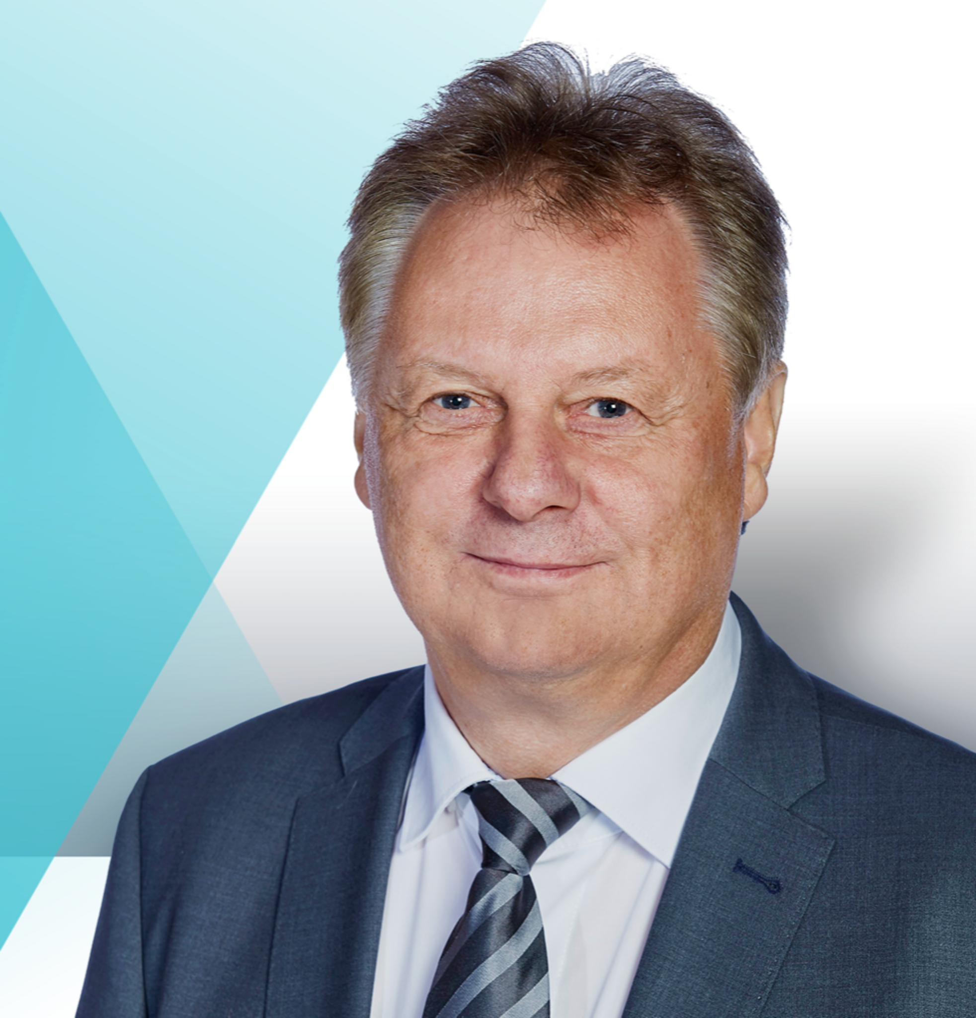 Hermagors Bürgermeister Leopold Astner: Badehaus am Pressegger See ...