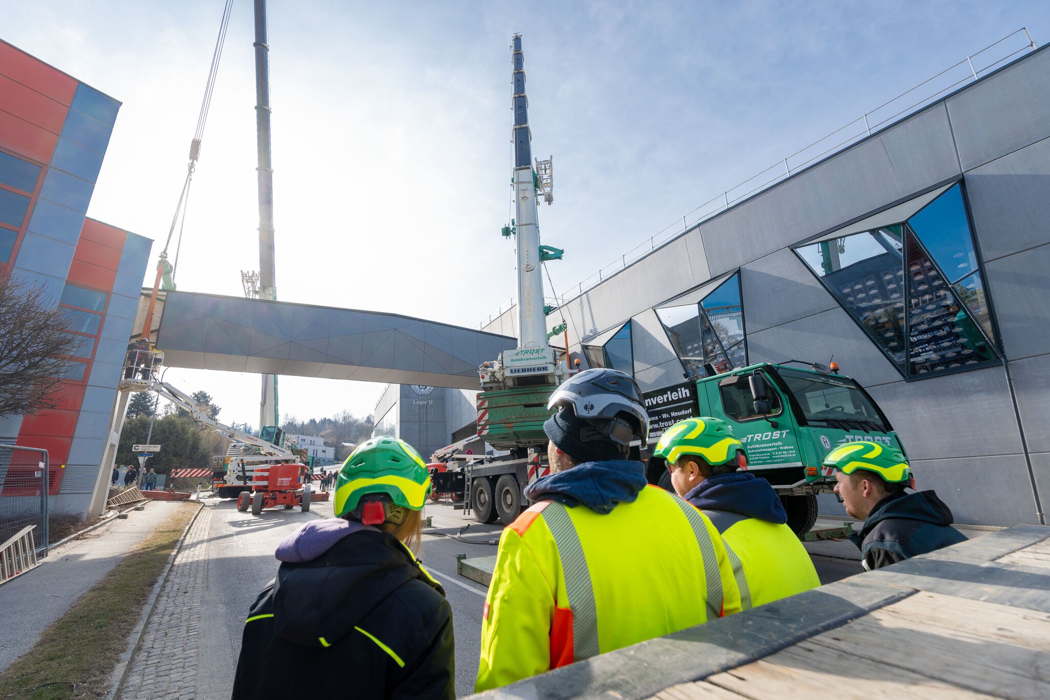 Weiterer Meilenstein: Zwettler Bier b(r)aut Pipeline über Bundesstraße ...