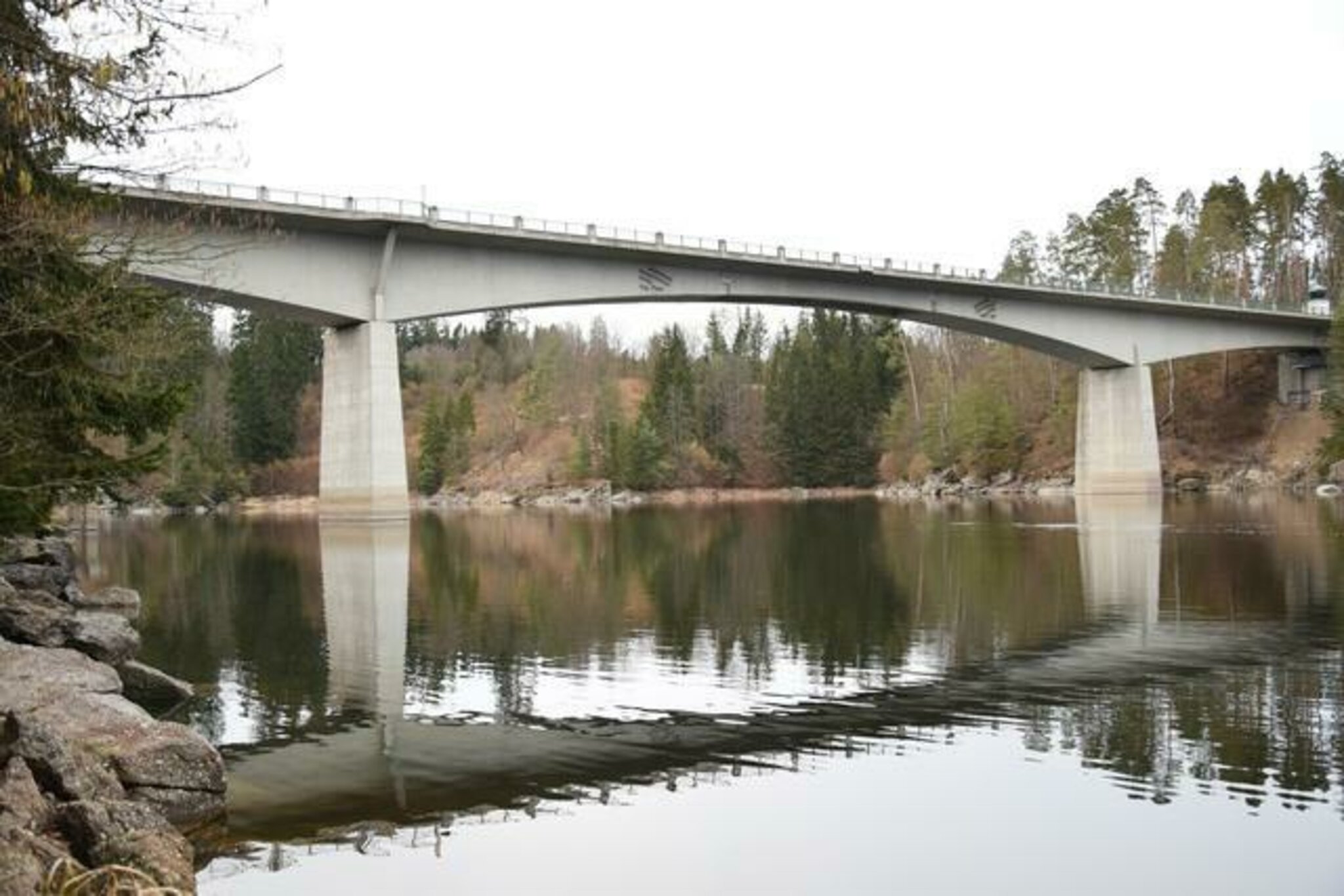 Bezirke Zwettl und Krems: Sperre der Stauseebrücke Ottenstein - Krems