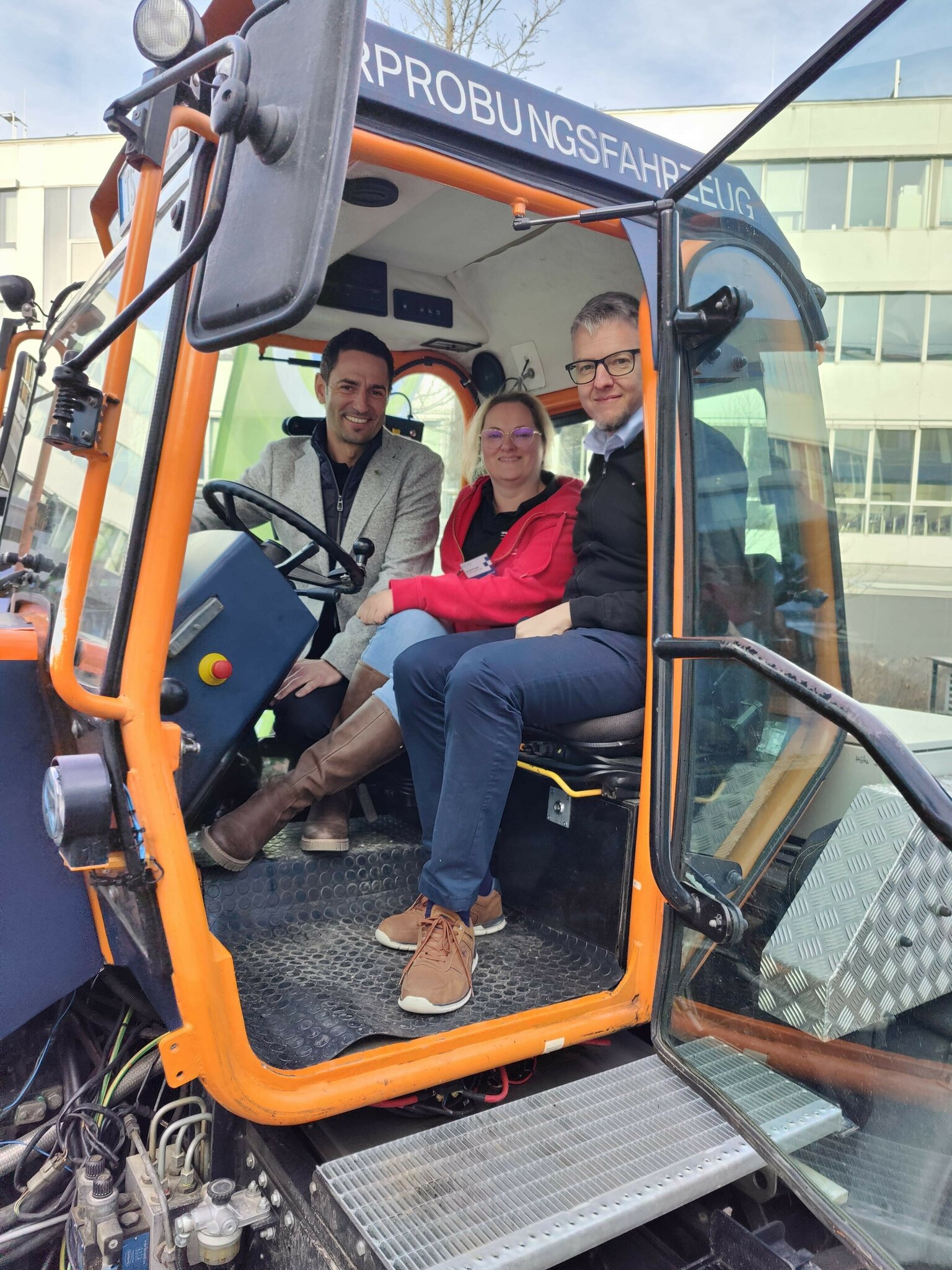 Mehr als eine Zugmaschine: Der Traktor der Zukunft neu gedacht - Ried