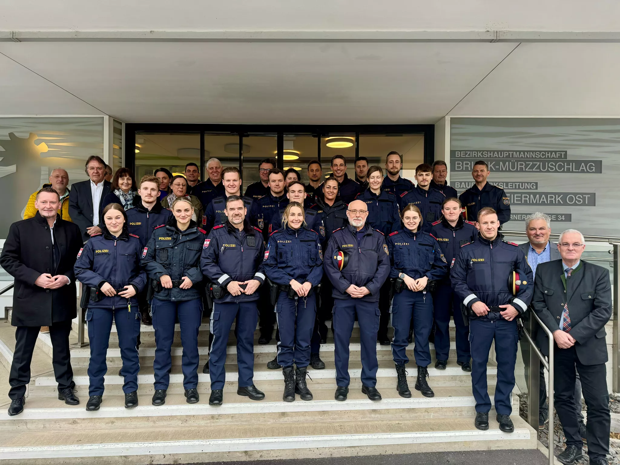 Tradition: Empfang der neuen Polizisten bei Bezirkshauptmannschaft ...